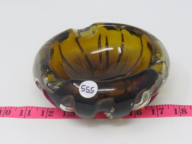 HEAVY GLASS ASH TRAY