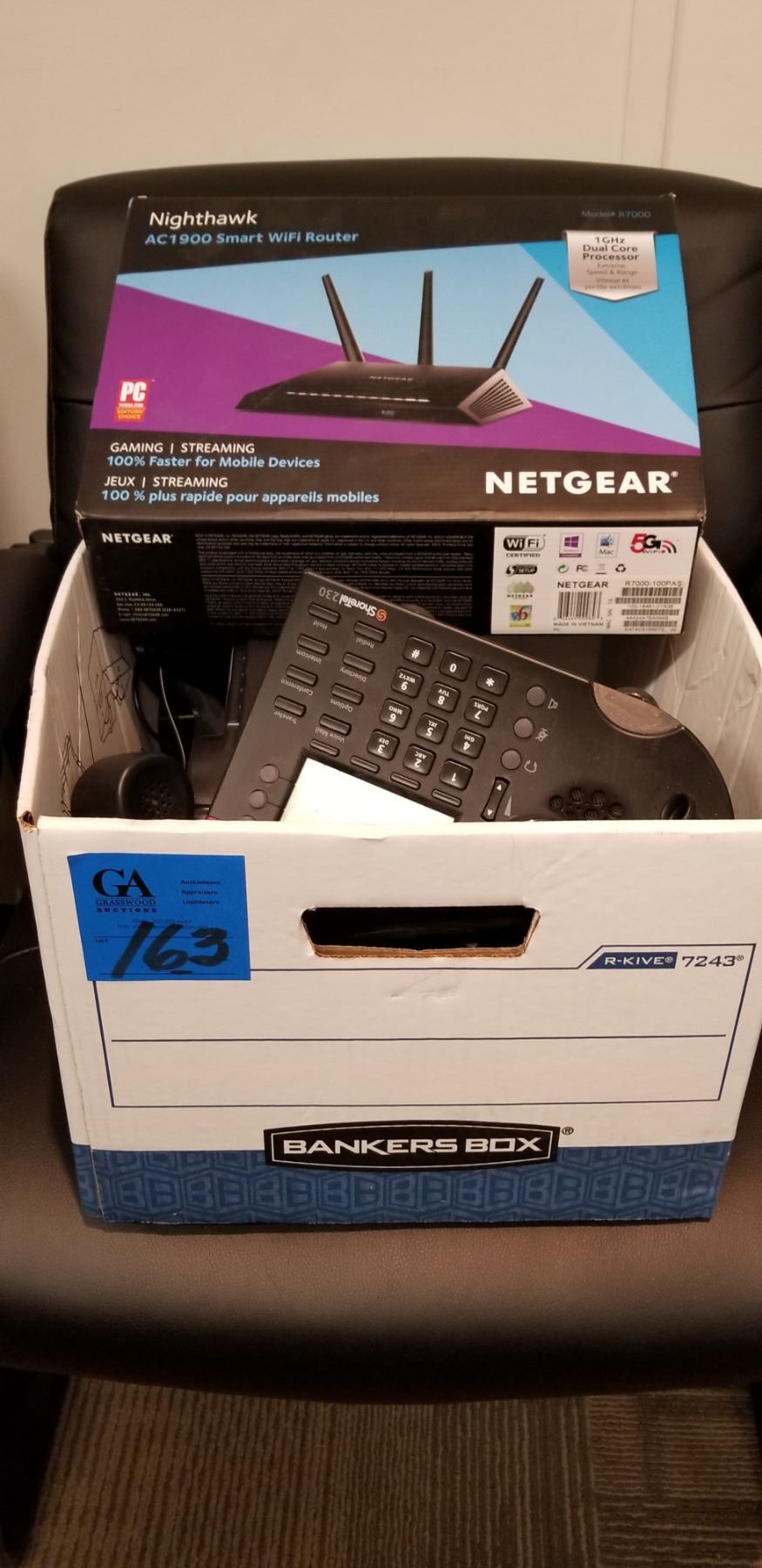 Box of 5 Shoretel 230 Landline Telephones, Nighthawk Ac1900 Smart Wi-Fi ...