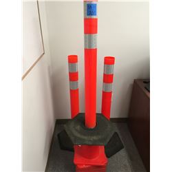 10 Safety Pylons + 3 Road Markers