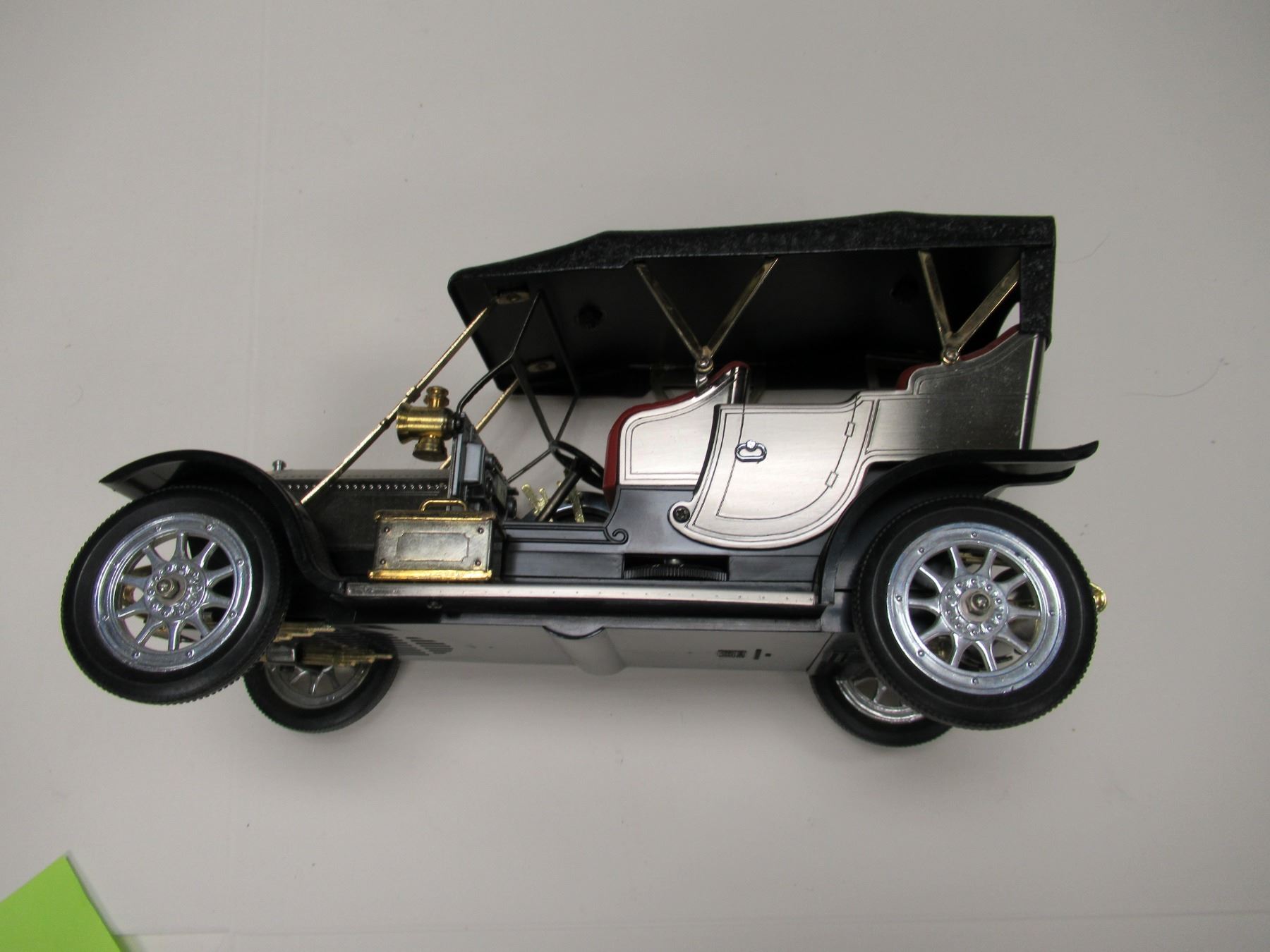 WACO Transistor Radio car