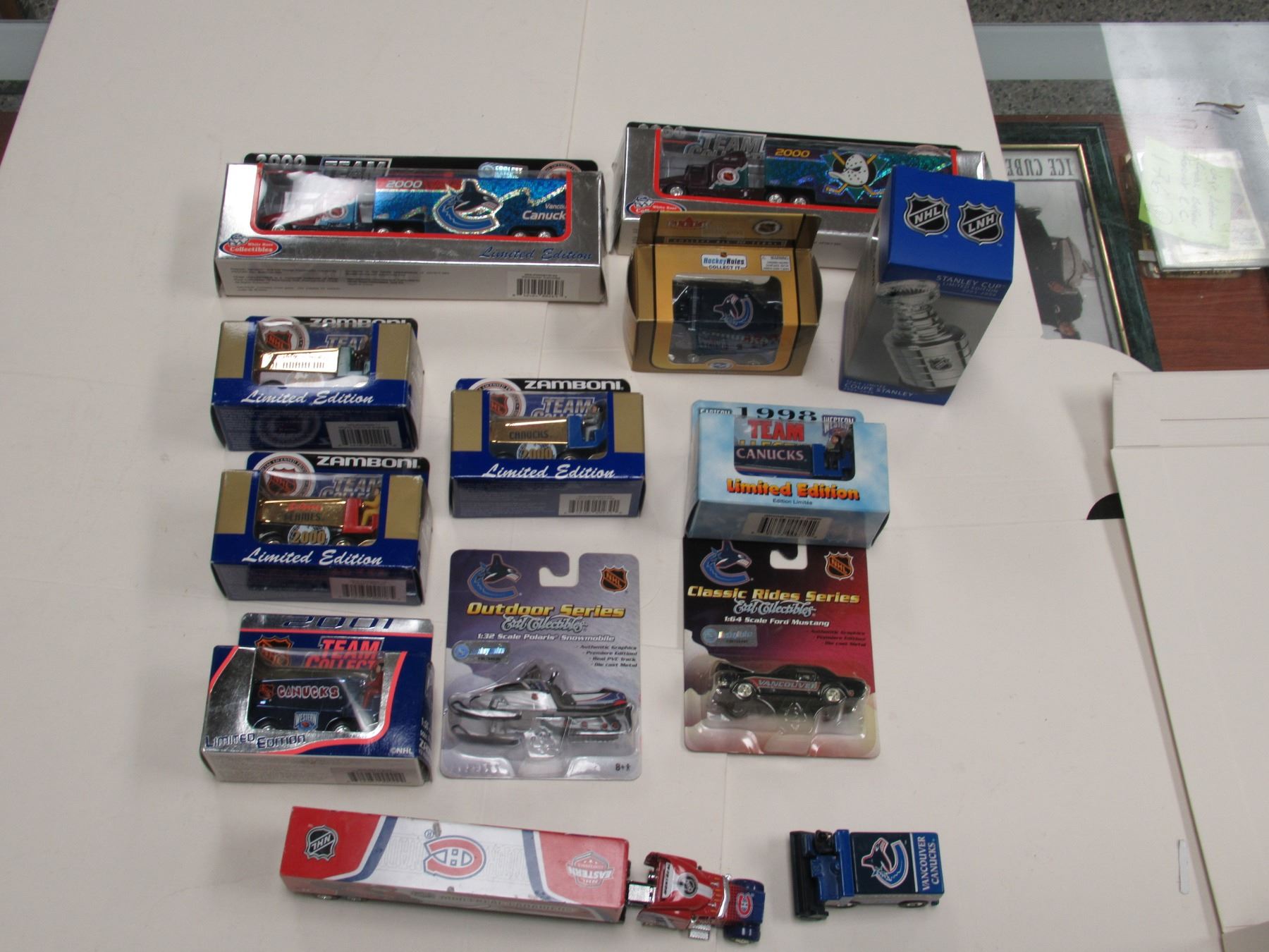 Various NHL Diecast cars