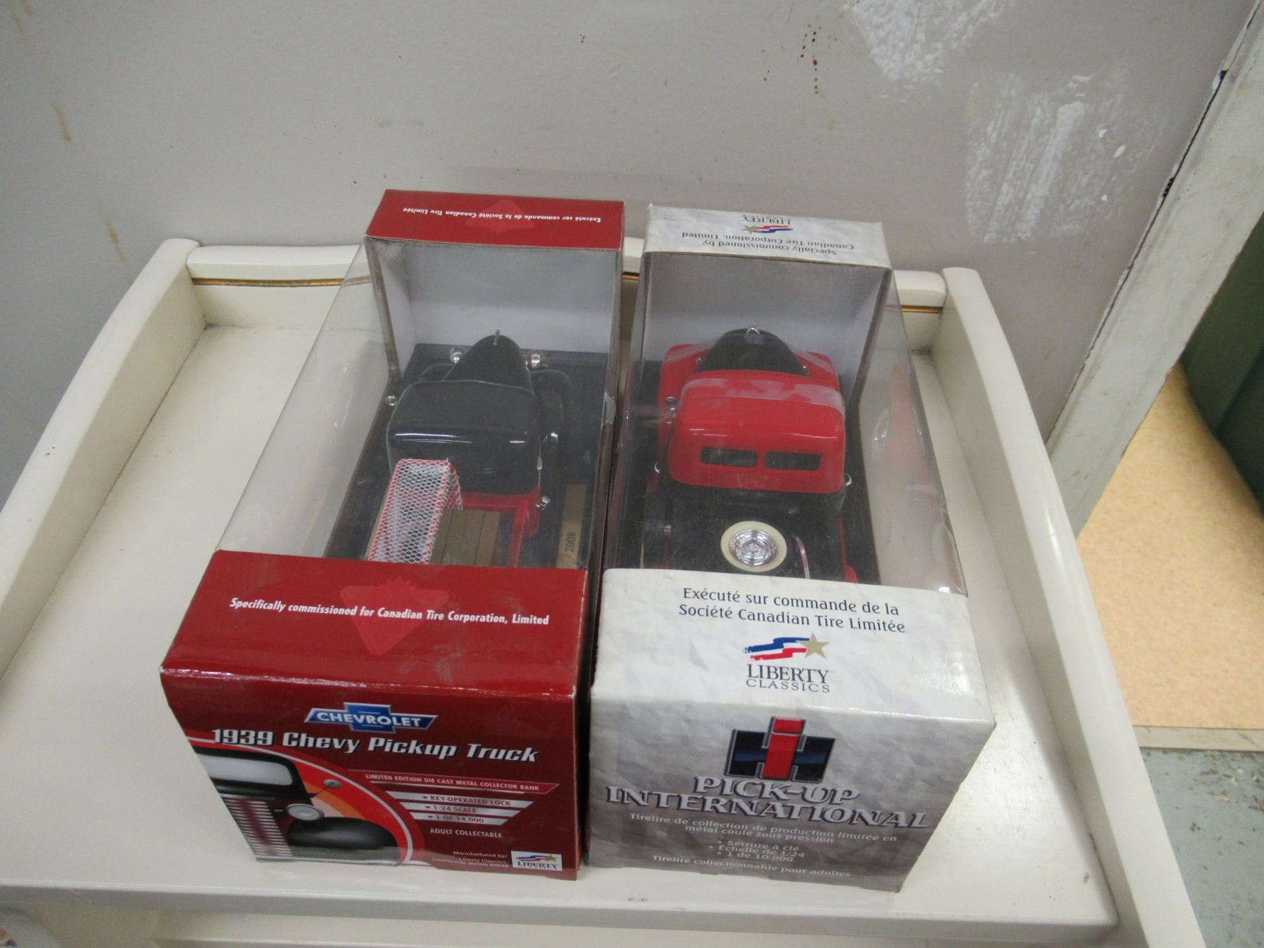 Liberty Classics Trucks, 2 Diecast