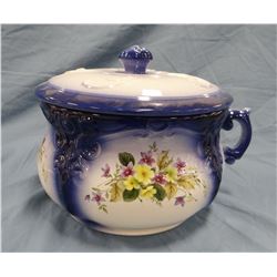 Fancy flow blue chamber pot with lid, excellent