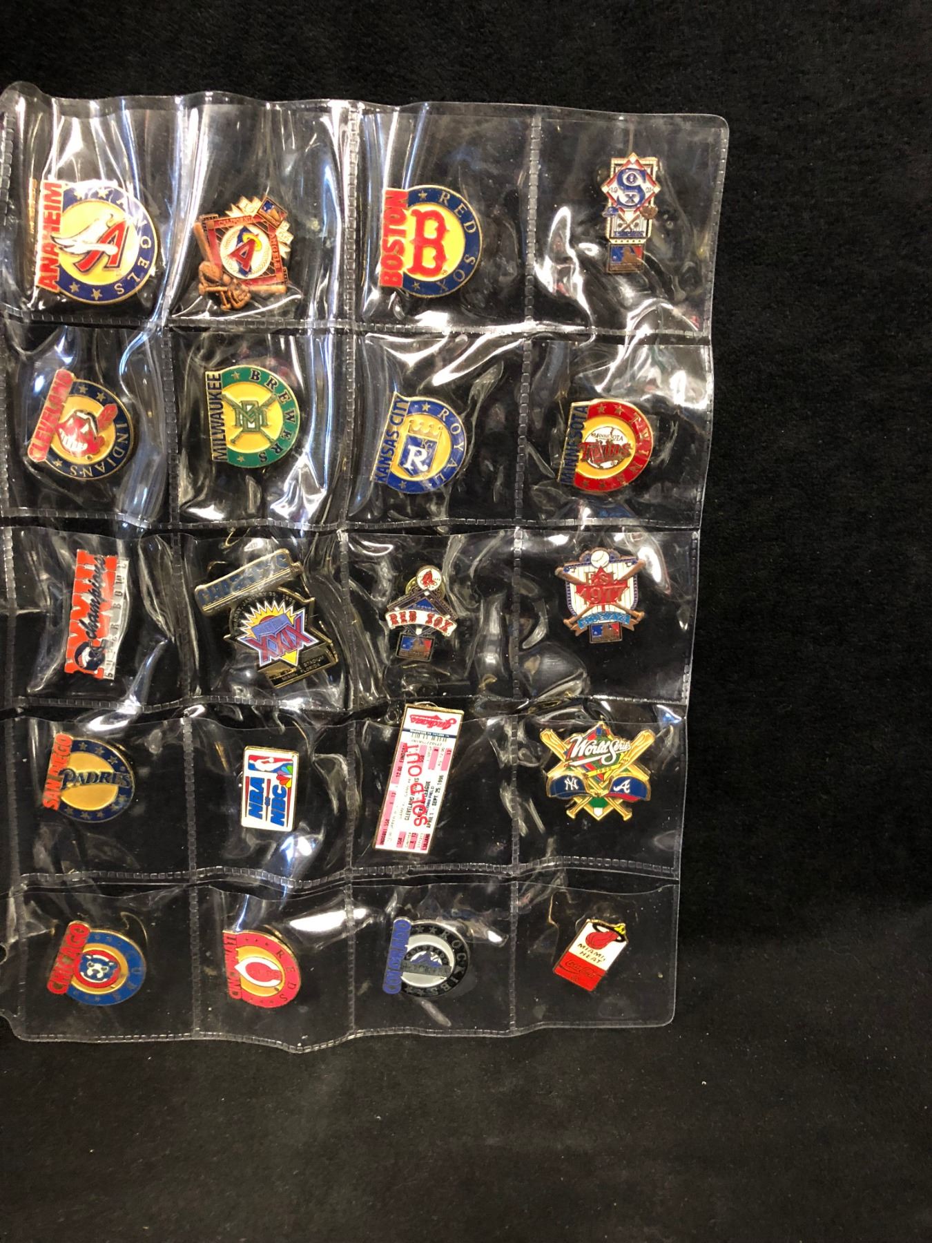 OFFICIAL MAJOR LEAGUE BASEBALL COLLECTOR PIN LOT