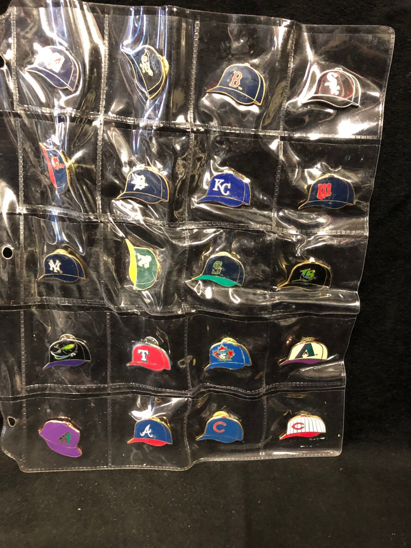 OFFICIAL MAJOR LEAGUE BASEBALL COLLECTOR PIN LOT