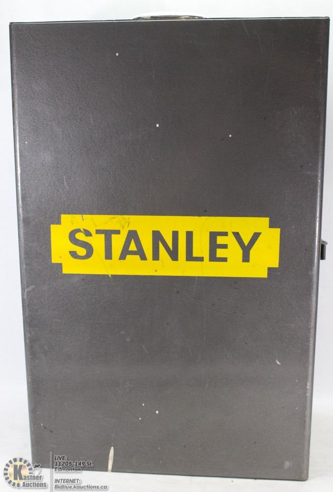 STANLEY METAL TOOL CHEST 15" X 23" X 8" WITH