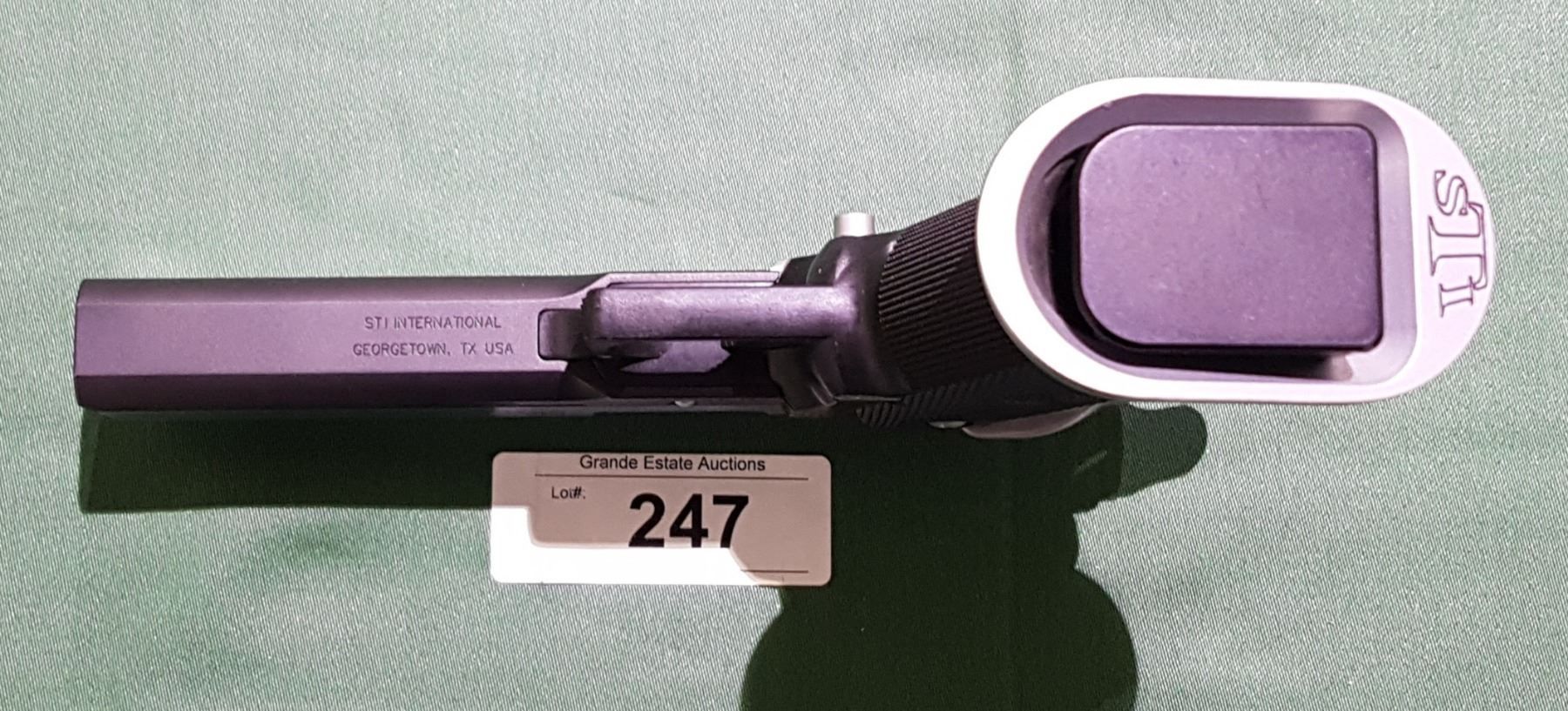 STI LEGEND .40 CAL. PISTOL 9.5/10