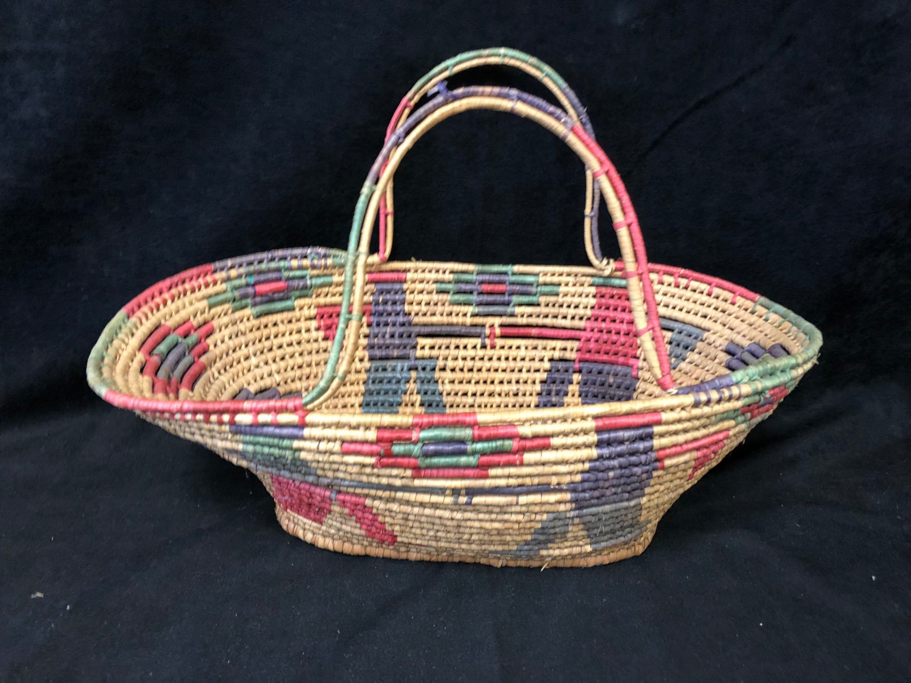 AUTHENTIC FIRST NATIONS WOVEN HAND BASKET (VINTAGE)