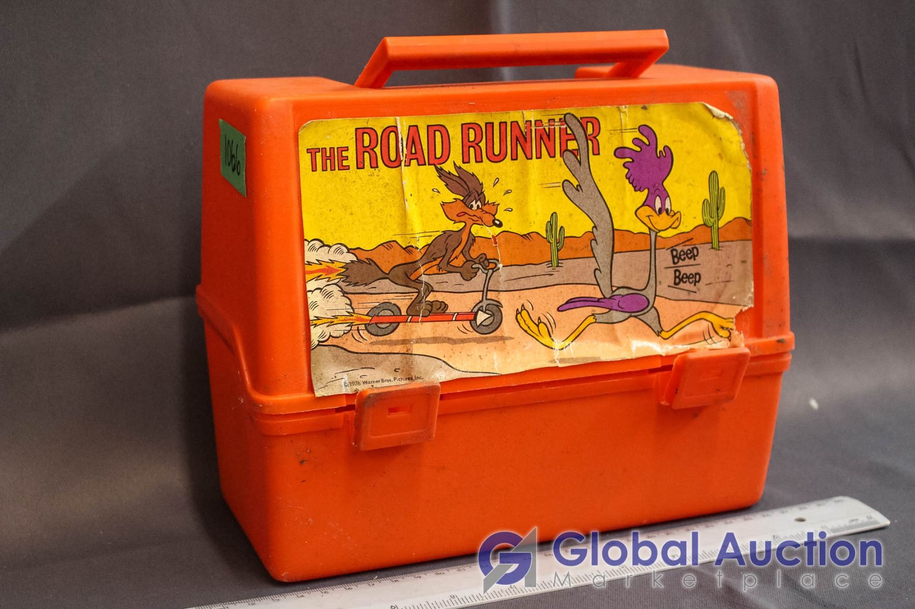 Vintage Road Runner Plastic Lunch Box w/Thermos