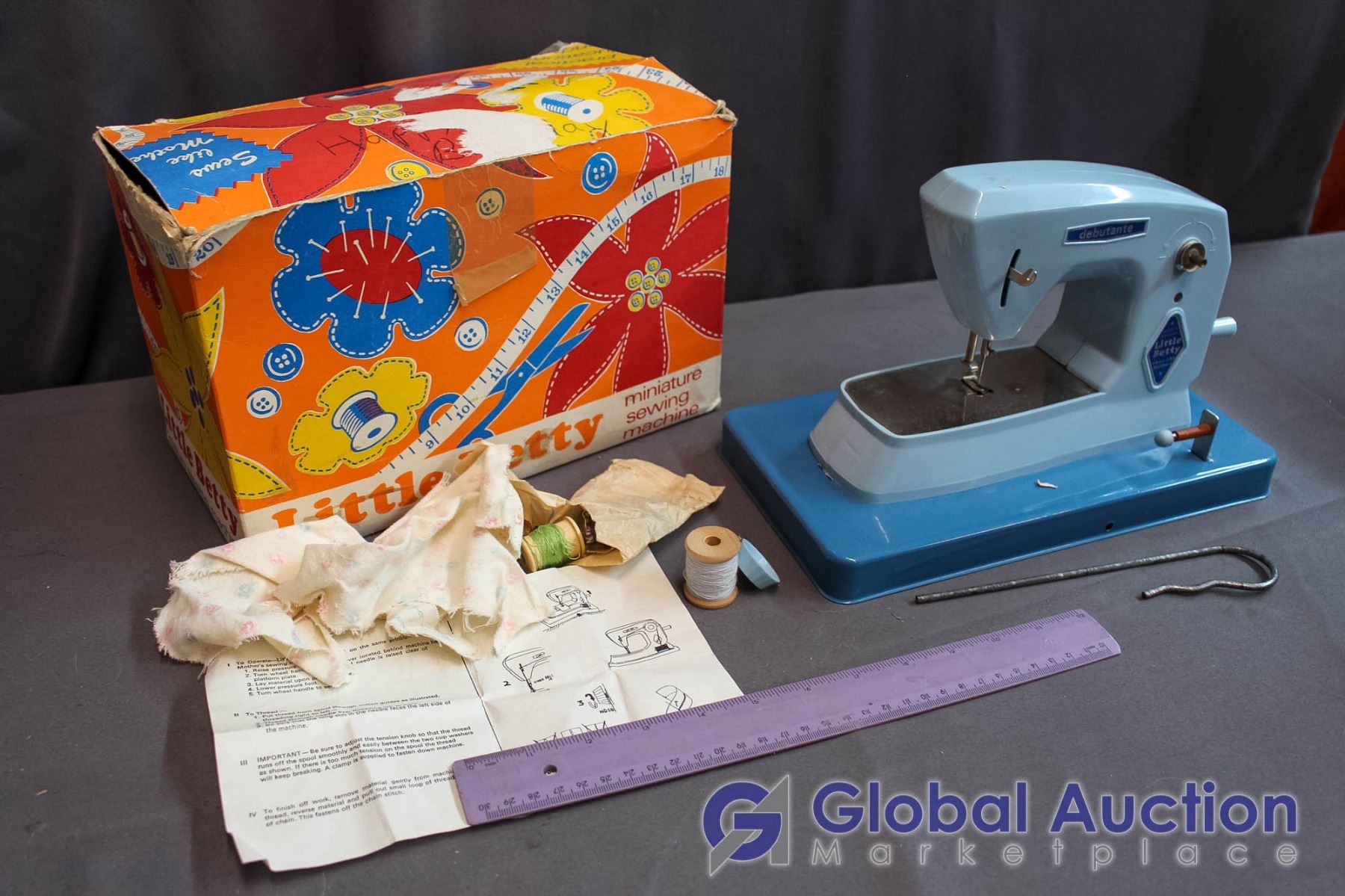 Vintage Debutant Little Betty Toy Sewing Machine