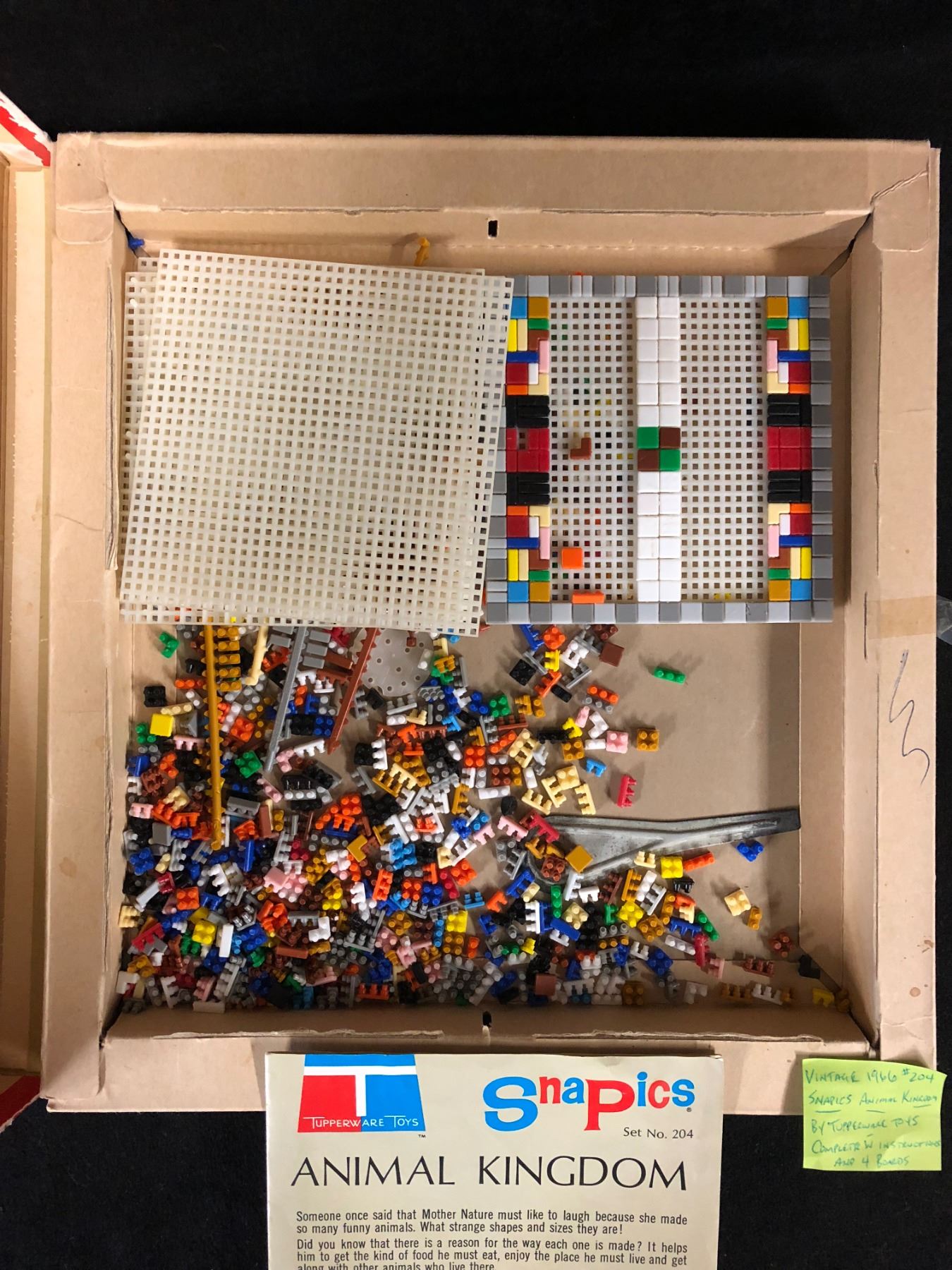 TUPPERWARE TOYS ANIMAL KINGDOM SNAPICS (PLASTIC TILES THAT MAKE ...