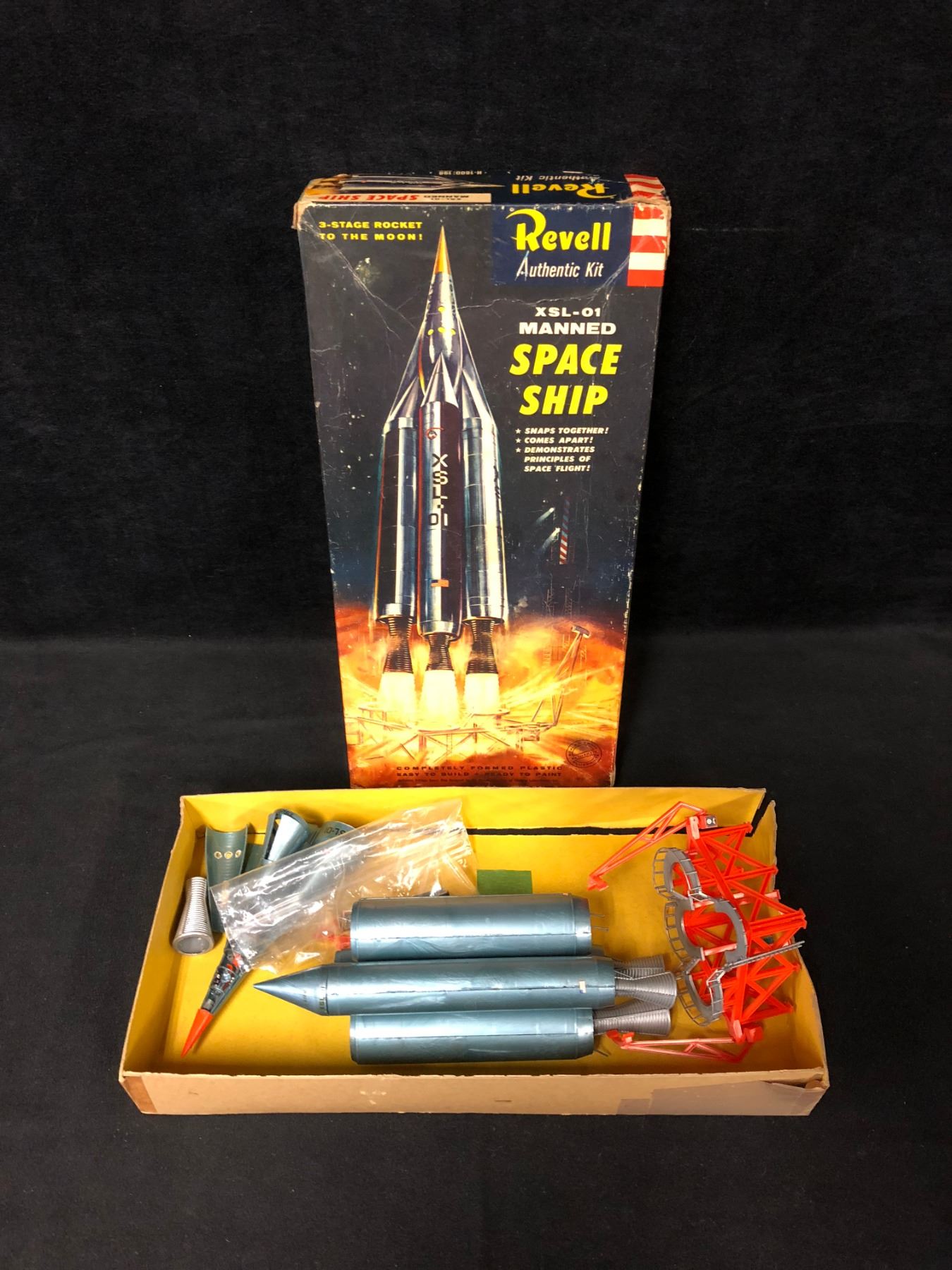 REVELL XSL-01 MANNED SPACE SHIP ASSEMBLED AUTHENTIC KIT