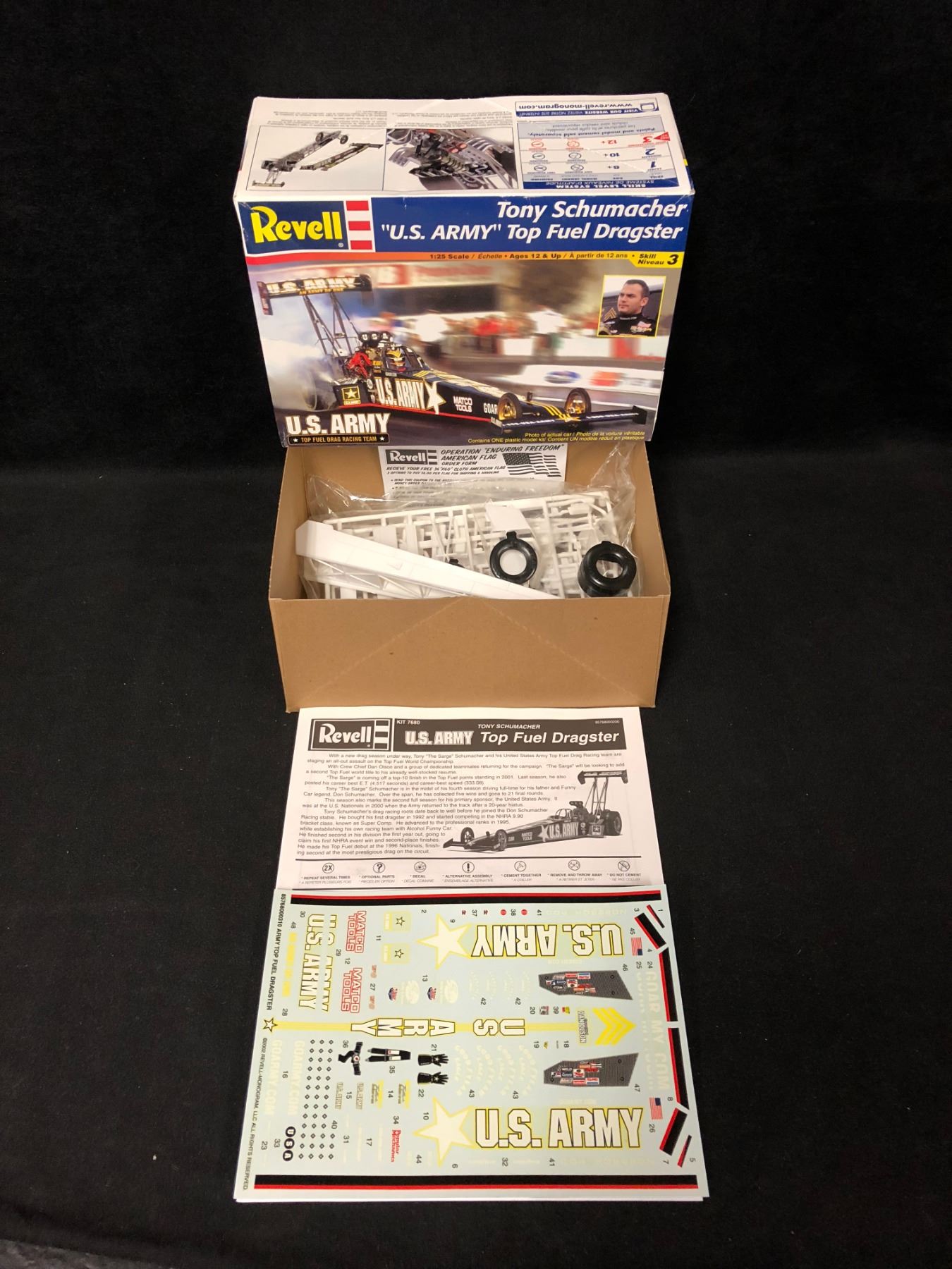 REVELL 1:25 SCALE "U.S ARMY" TOP FUEL DRAGSTER UNASSEMBLED MODEL KIT