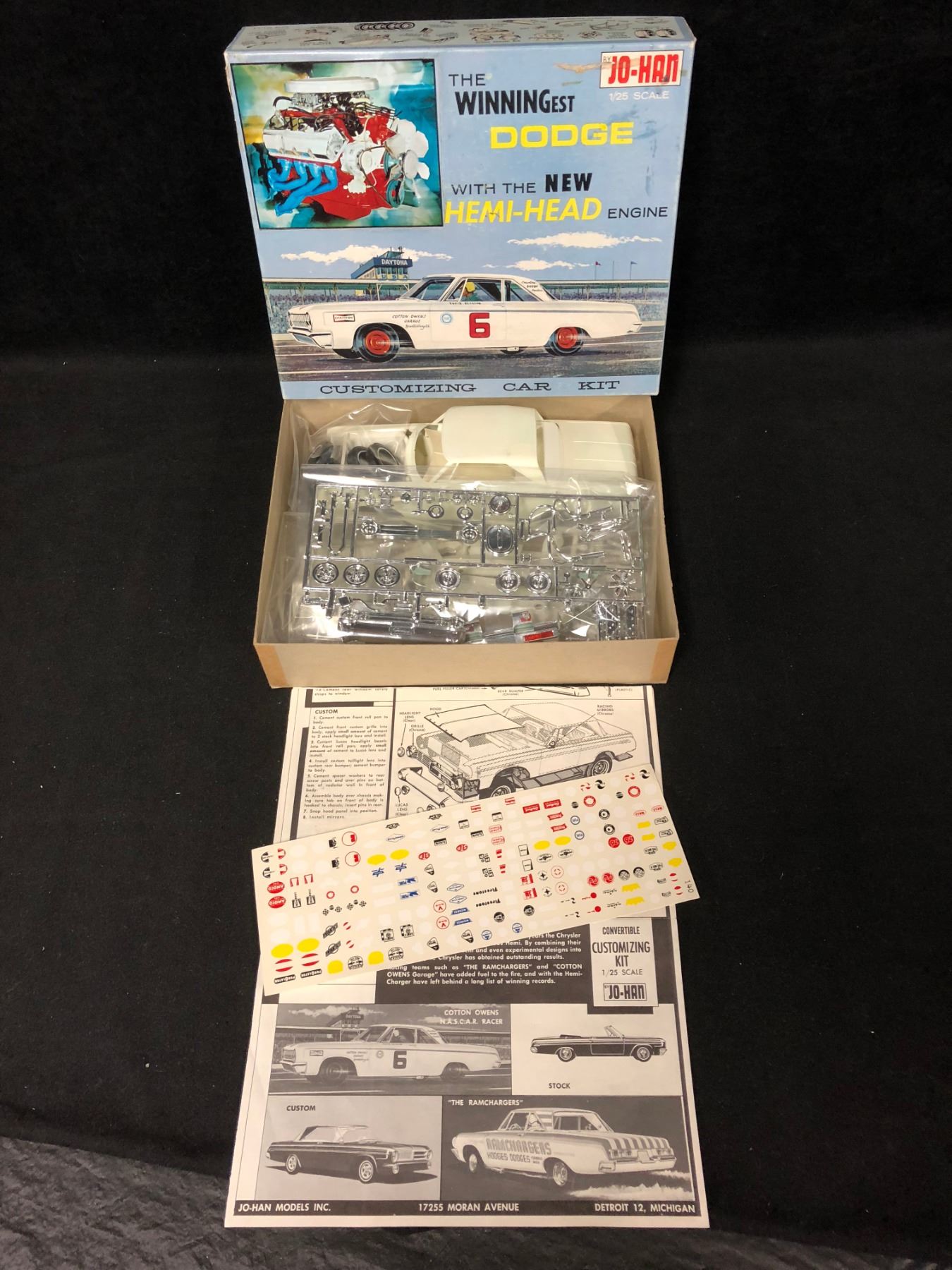 JO-HAN 1:25 SCALE THE WINNINGEST DODGE W/ THE NEW HEMI-HEAD ENGINE ...