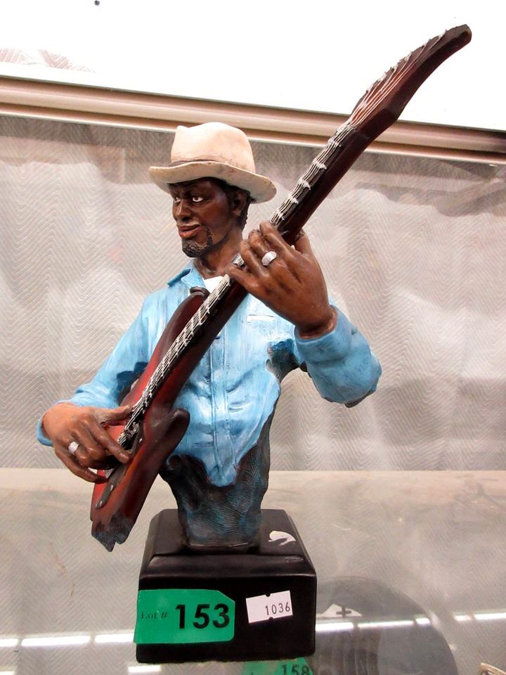 10" Jazz Guitarist Bust