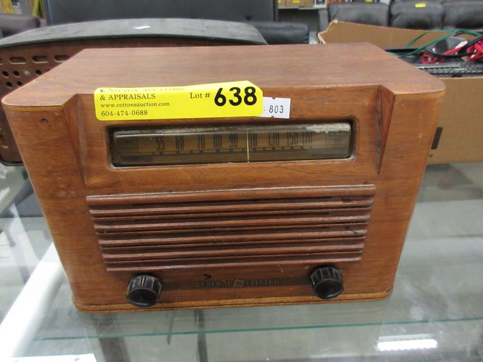 Vintage General Electric Wood Radio