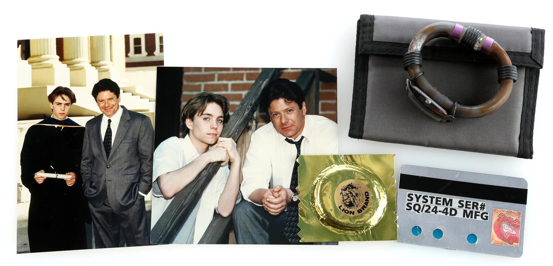 Lucas Wolenczak’s (Jonathan Brandis) ‘Seaquest Identinet’ Props and Two ...