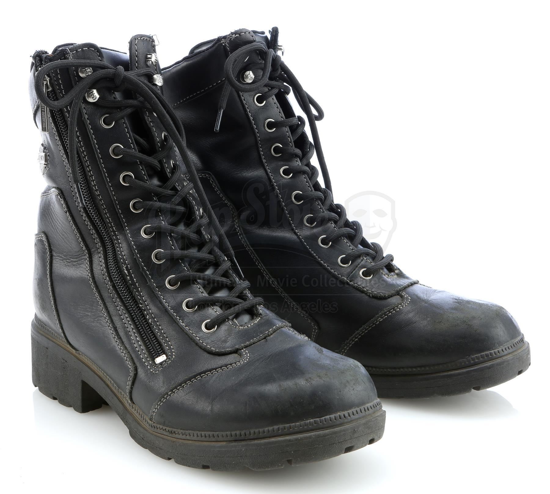 Gemma Teller Morrow's (Katey Sagal) Death Scene Motorcycle Boots - SONS ...