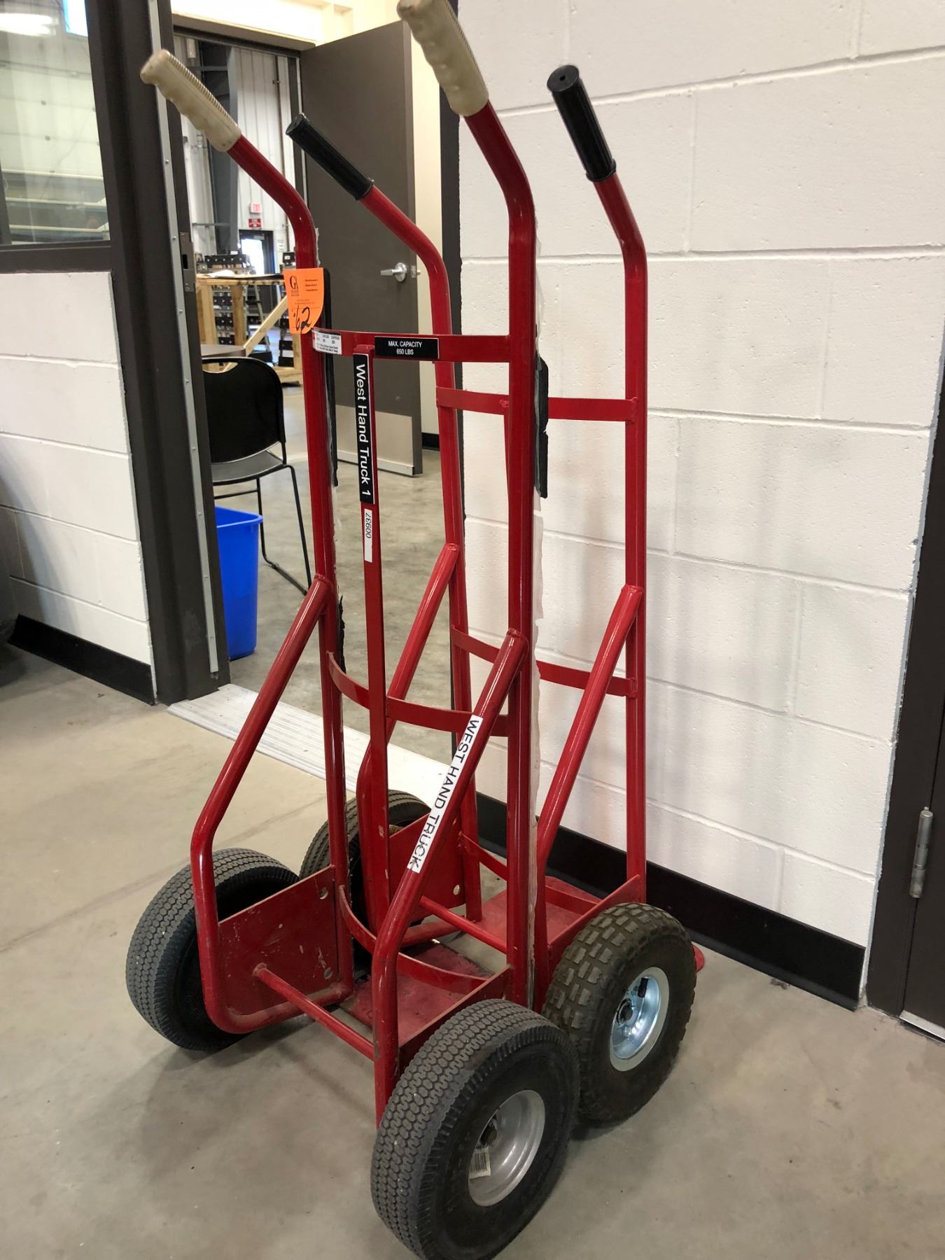 Dayton red wheeler model 3W087H, red wheeler