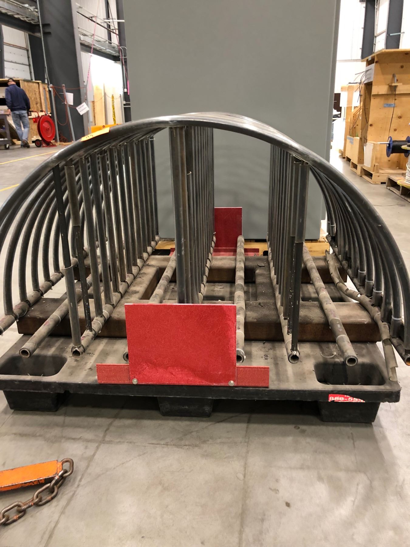 Transport device for oversized material, made from steel tubing ...