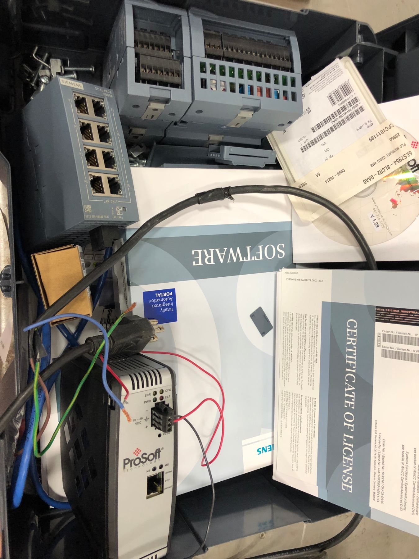 SIEMENS PLC starter kit S7-1200