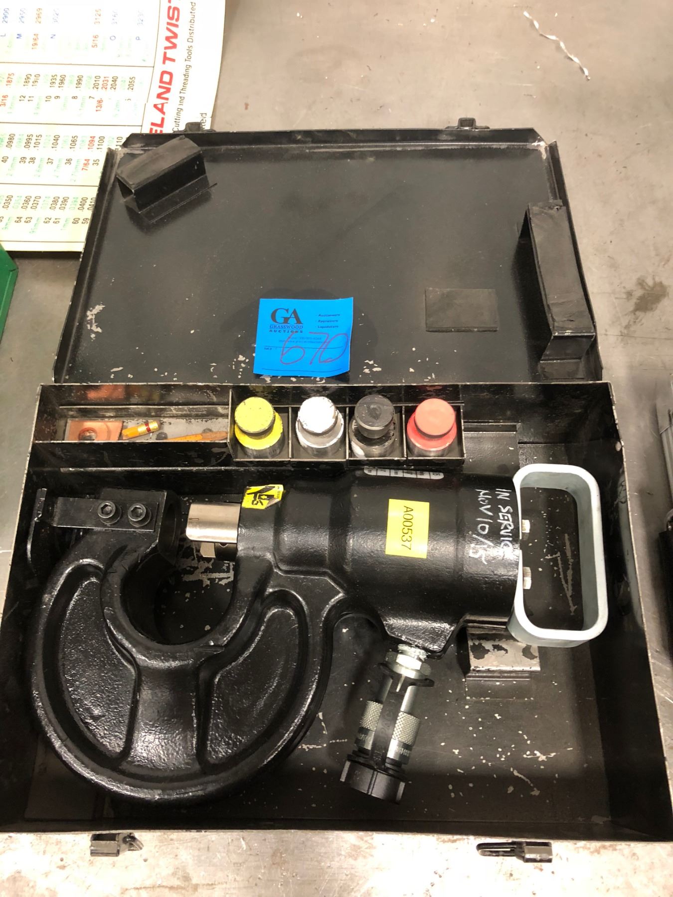 Enerpac SP-35 hydraulic punch w/die sets