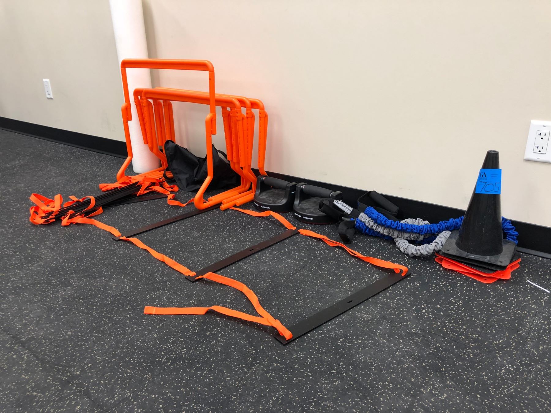 Circuit Kit, Perfect - push up pads, 2 toning bands, white foam roller ...