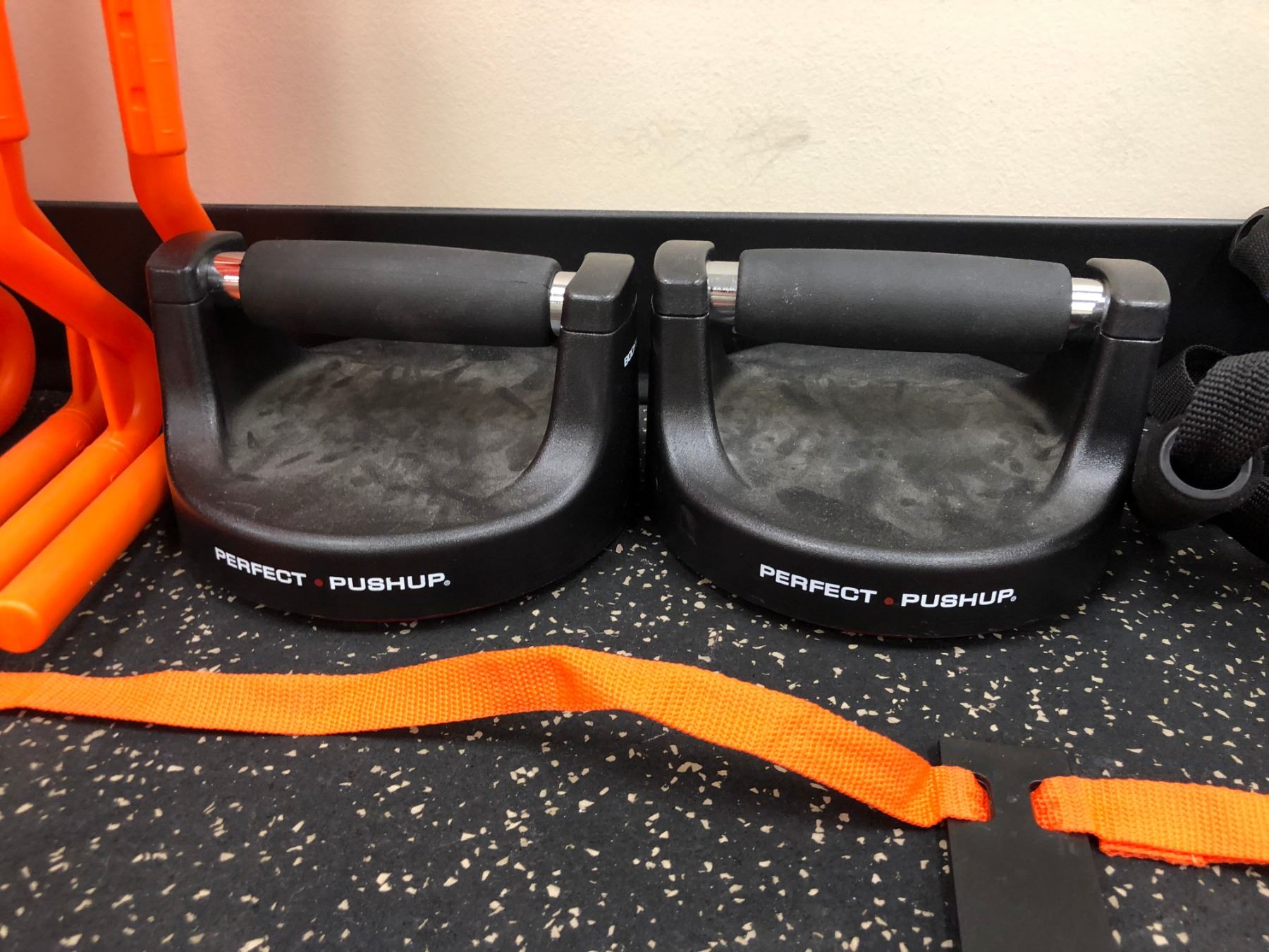 Circuit Kit, Perfect - push up pads, 2 toning bands, white foam roller ...