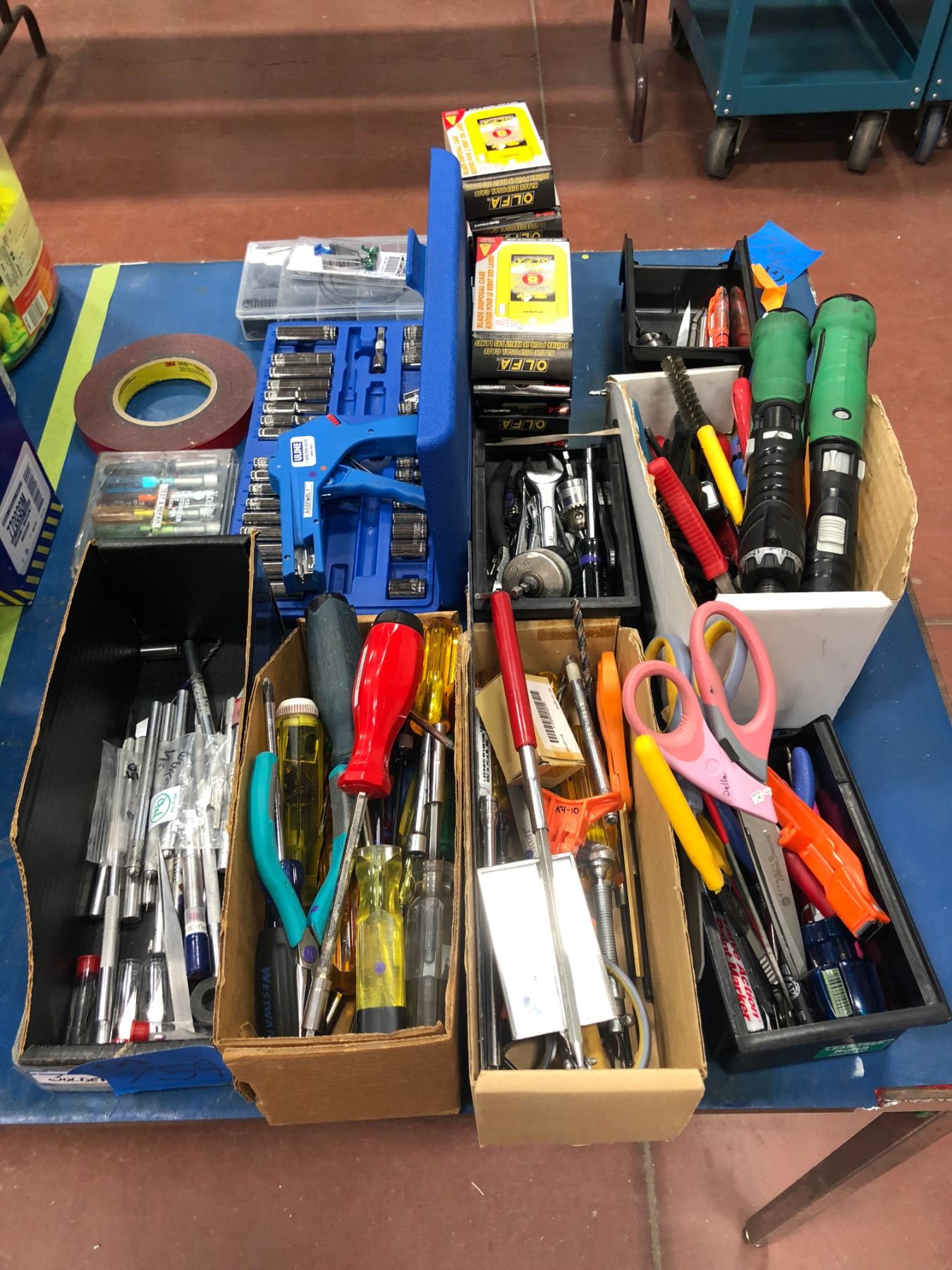 Hitachi cordless screwdriver model DB3DL2 qty 2, Westward 42 piece ...