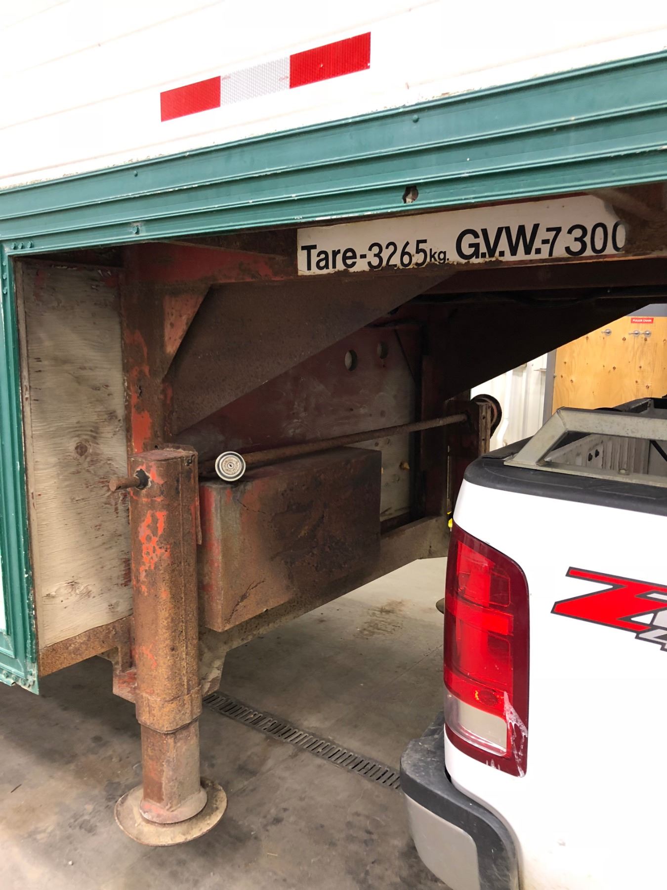 5th Wheel approx 38 ft worksite trailer divided into office and parts ...