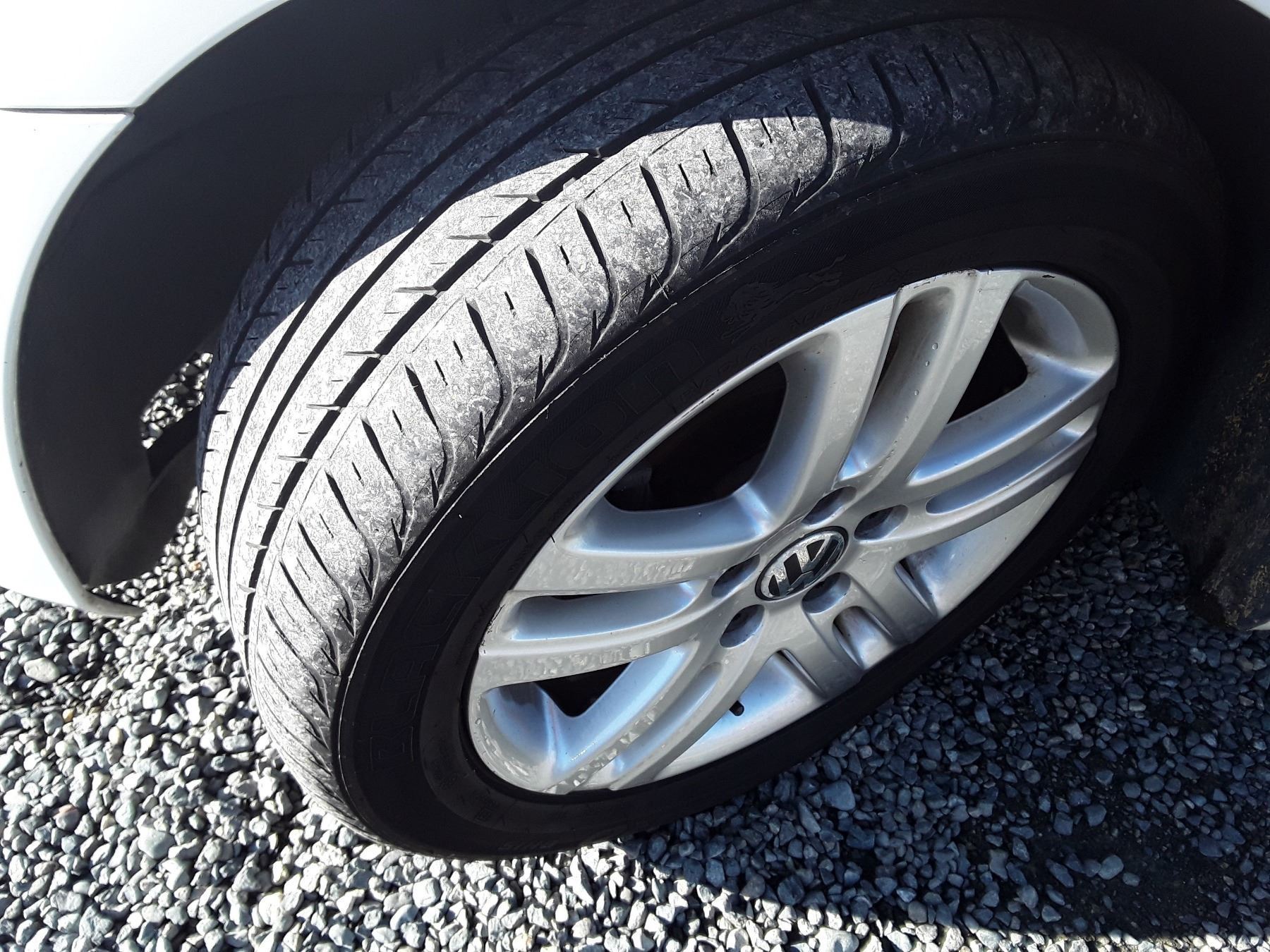 C2 -- 2011 VW Golf Wagon , White , 199762 KM's