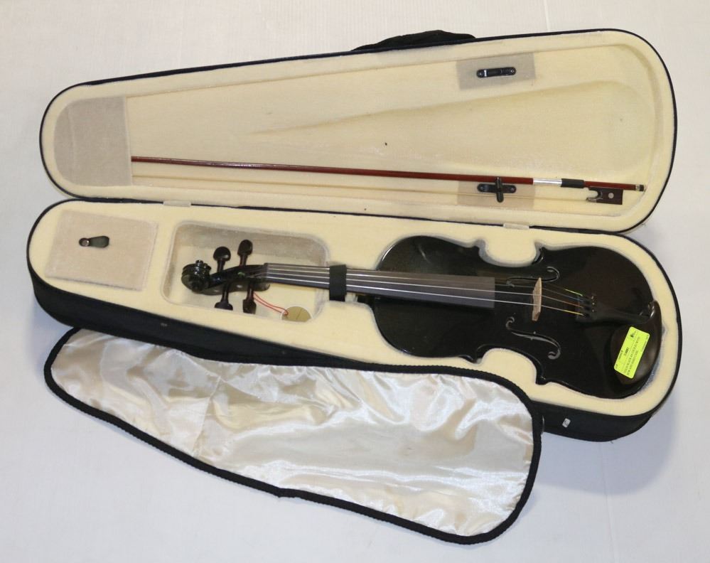 VIOLIN BLACK 4/4 CECILIO WITH BOW AND HARD CASE.
