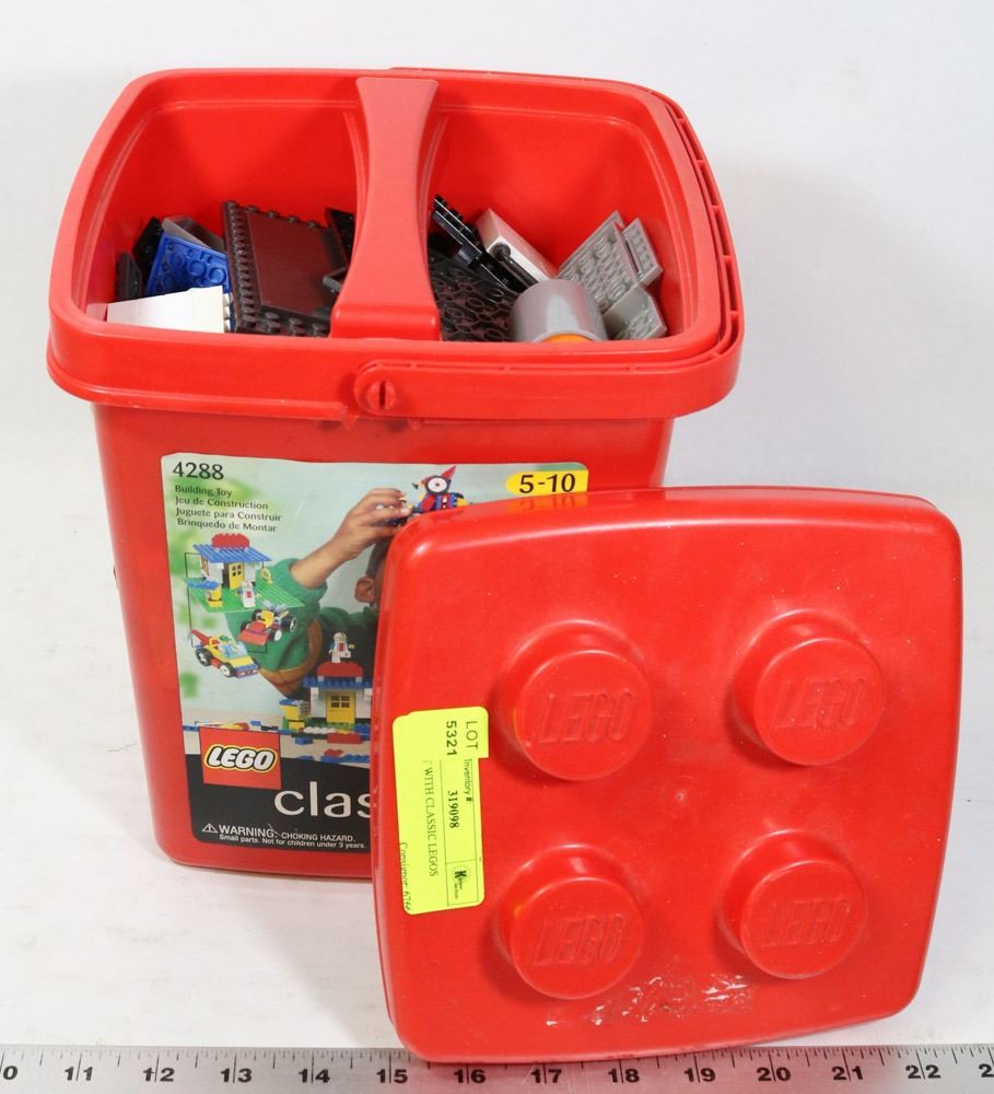 BUCKET WITH CLASSIC LEGOS