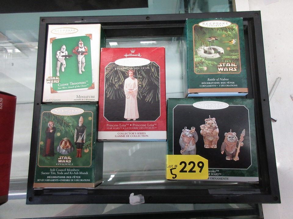 5 Collectible Hallmark Star Wars Ornaments