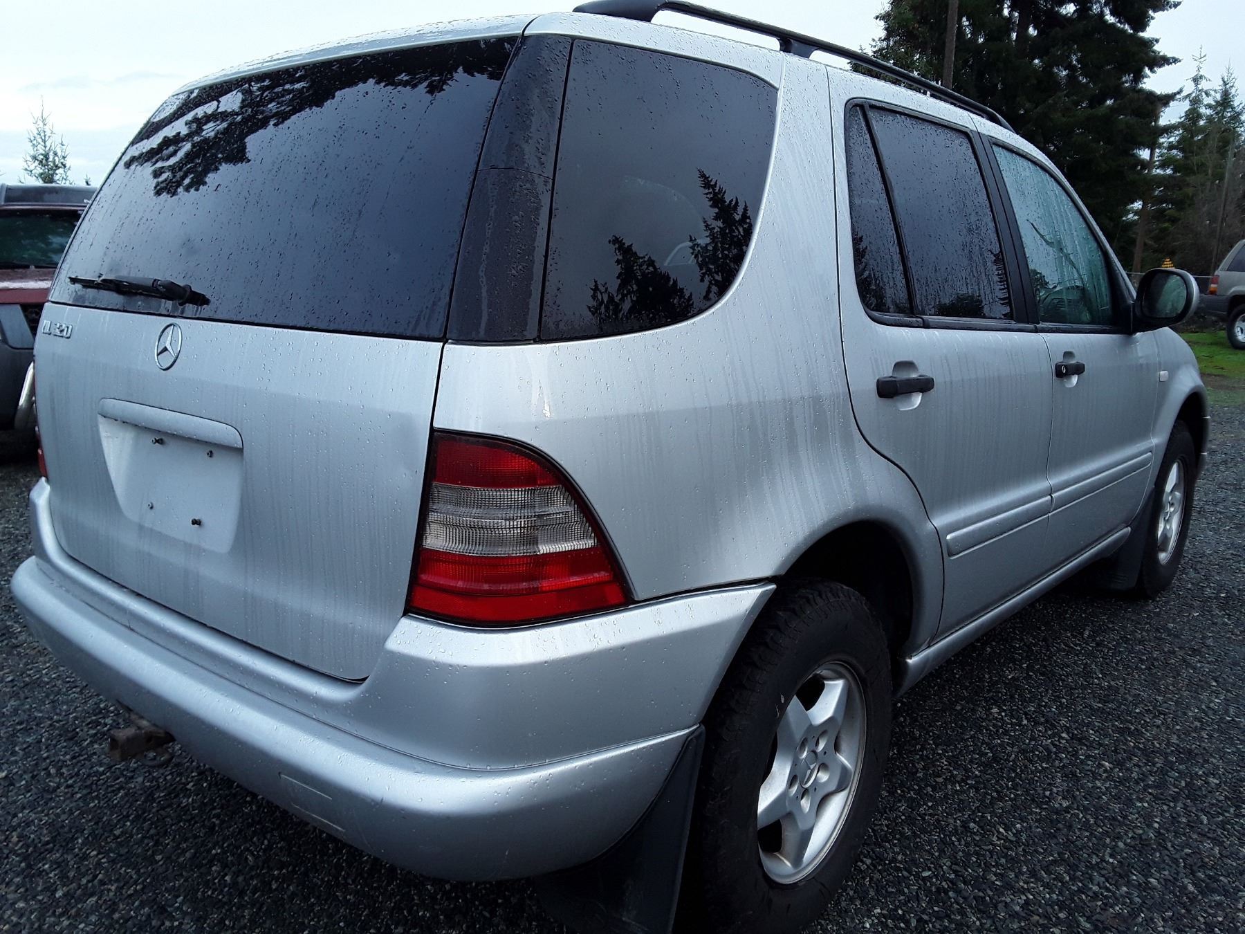B2 -- 2000 Mercedes-Benz ML320 , Silver , 315350 KM's