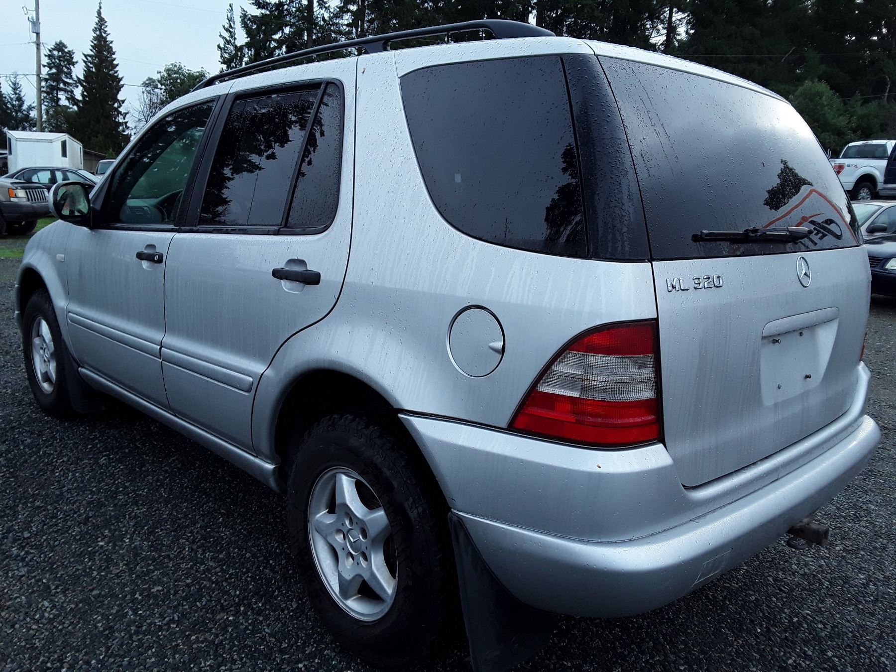 B2 -- 2000 Mercedes-Benz ML320 , Silver , 315350 KM's