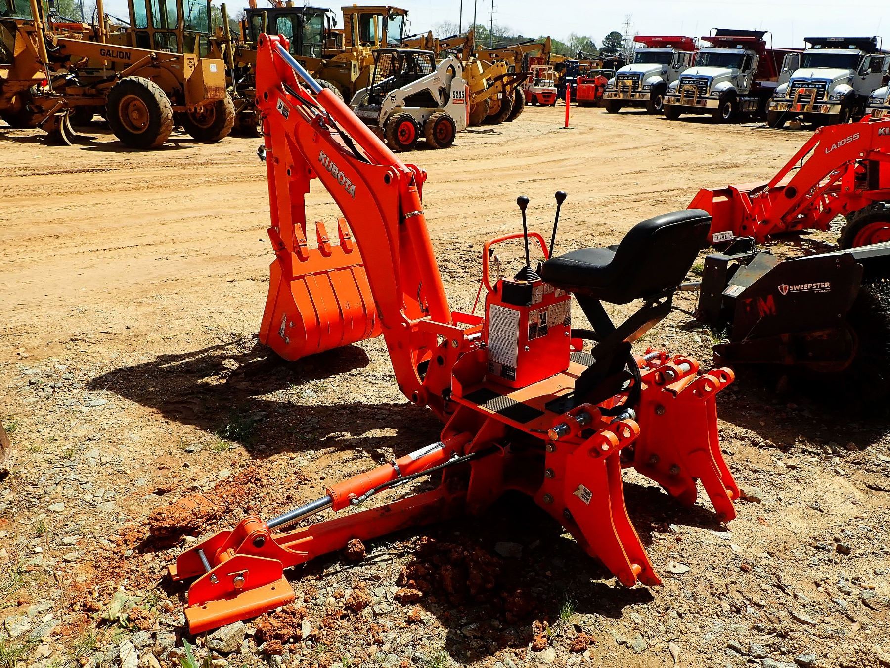 KUBOTA BACKHOE ATTACHMENT BH 92 S N A6645 FITS TRACTOR 24 BUCKET kubota-backhoe-attachment-bh-92-s-n-a6645-fits-tractor-24-bucket