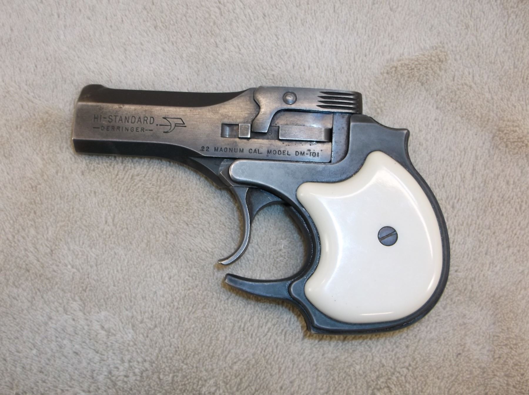 Hi-Standard Derringer- Model DM-101- .22Mag- Double Barrel- 3.5" Barrel ...