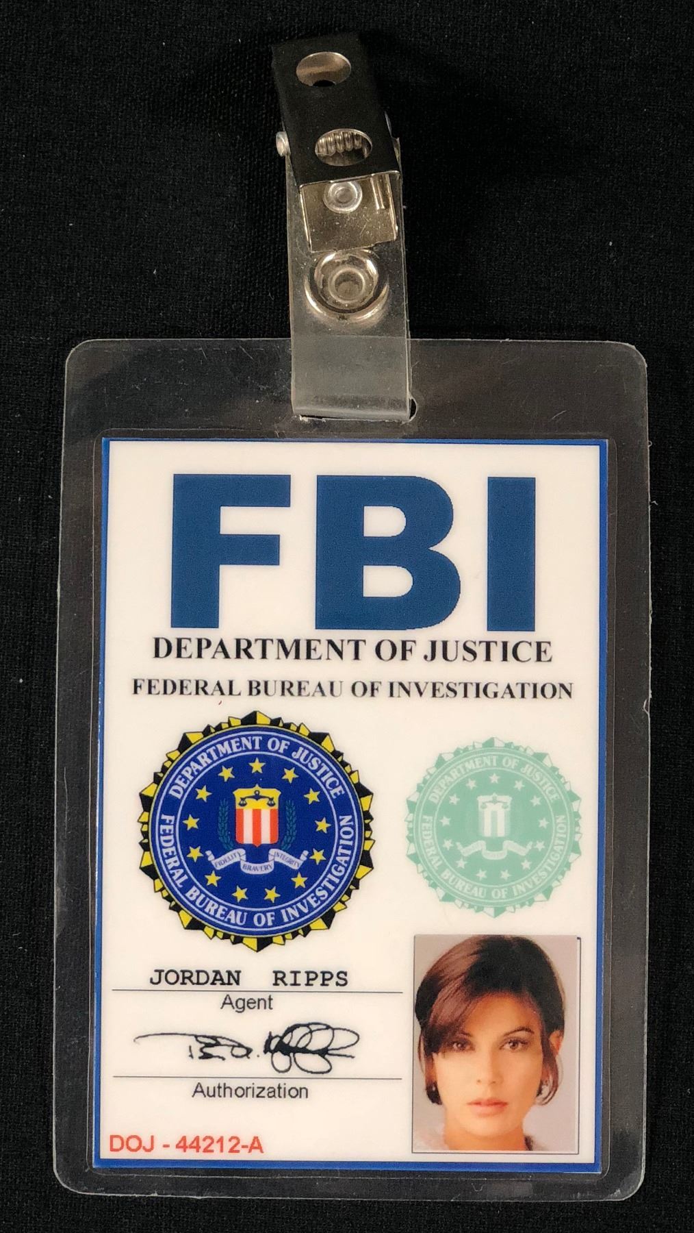 Momentum (2003) - Teri Hatcher FBI Badge