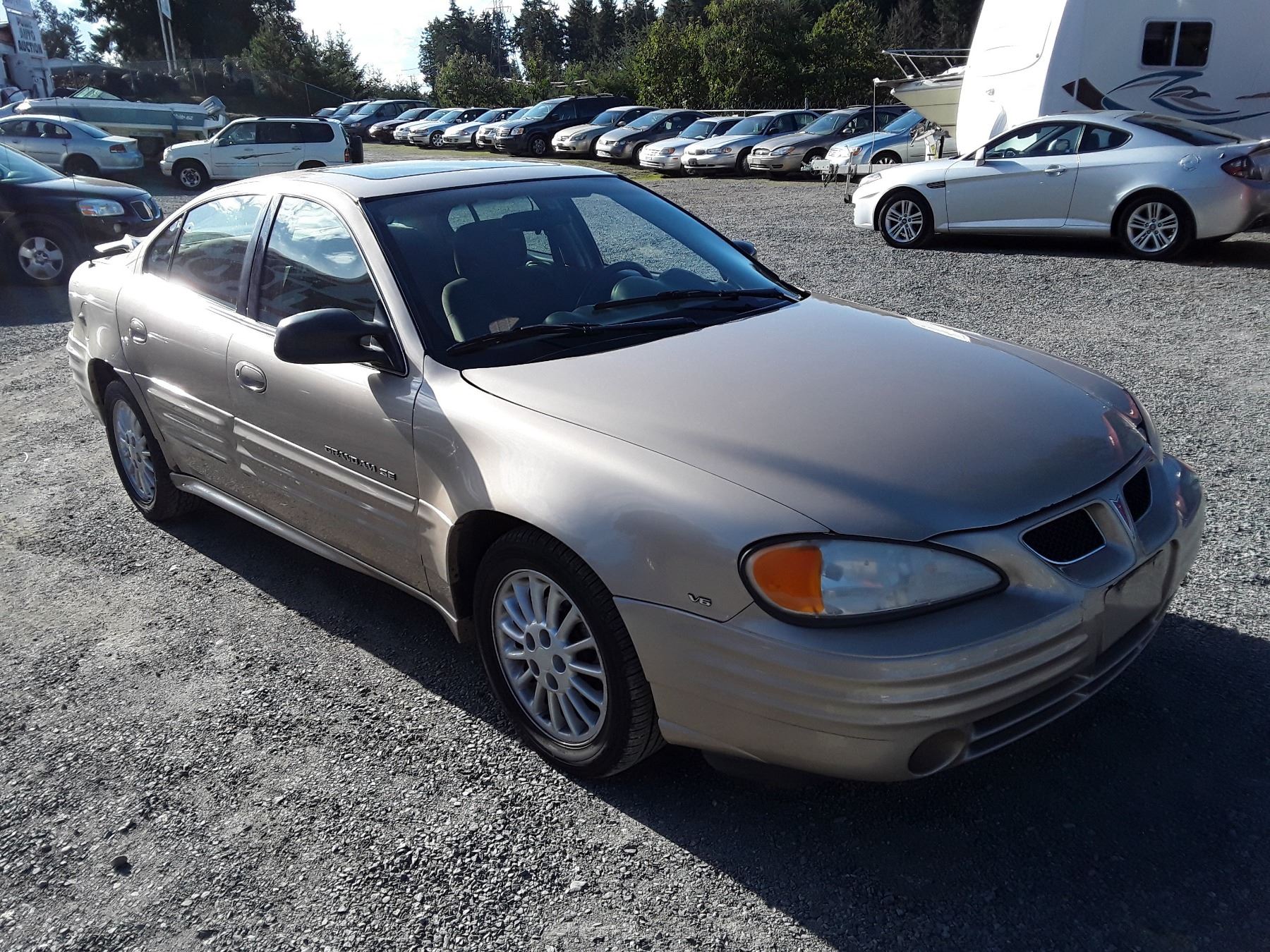 A2 -- 2001 PONTIAC GRAND AM SE , Brown , 166109 KM's "No Reserve"
