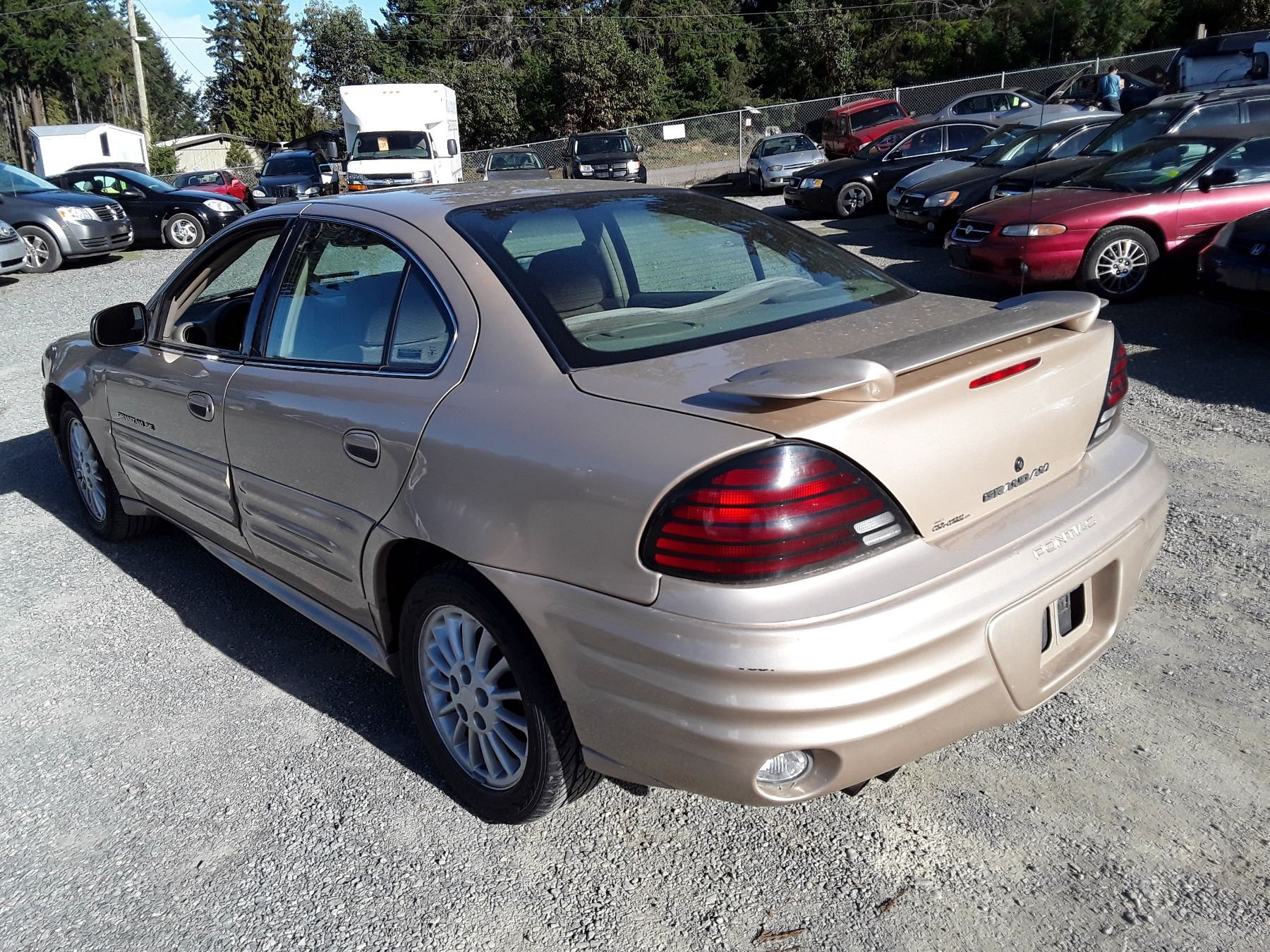 A2 -- 2001 PONTIAC GRAND AM SE , Brown , 166109 KM's "No Reserve"