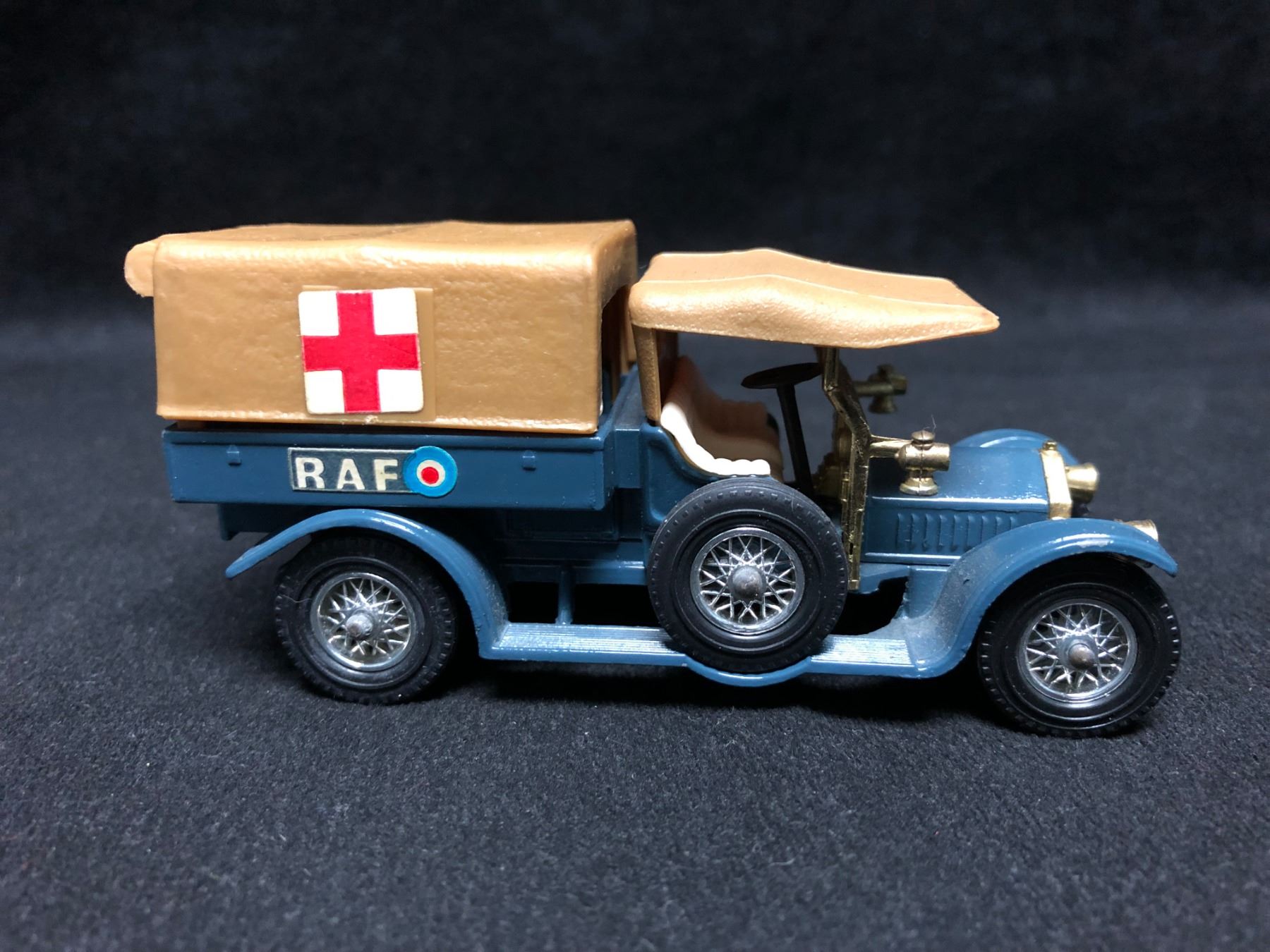 Matchbox Y-13 1918 Crossley RAF Tender Models of "Yesteryear"