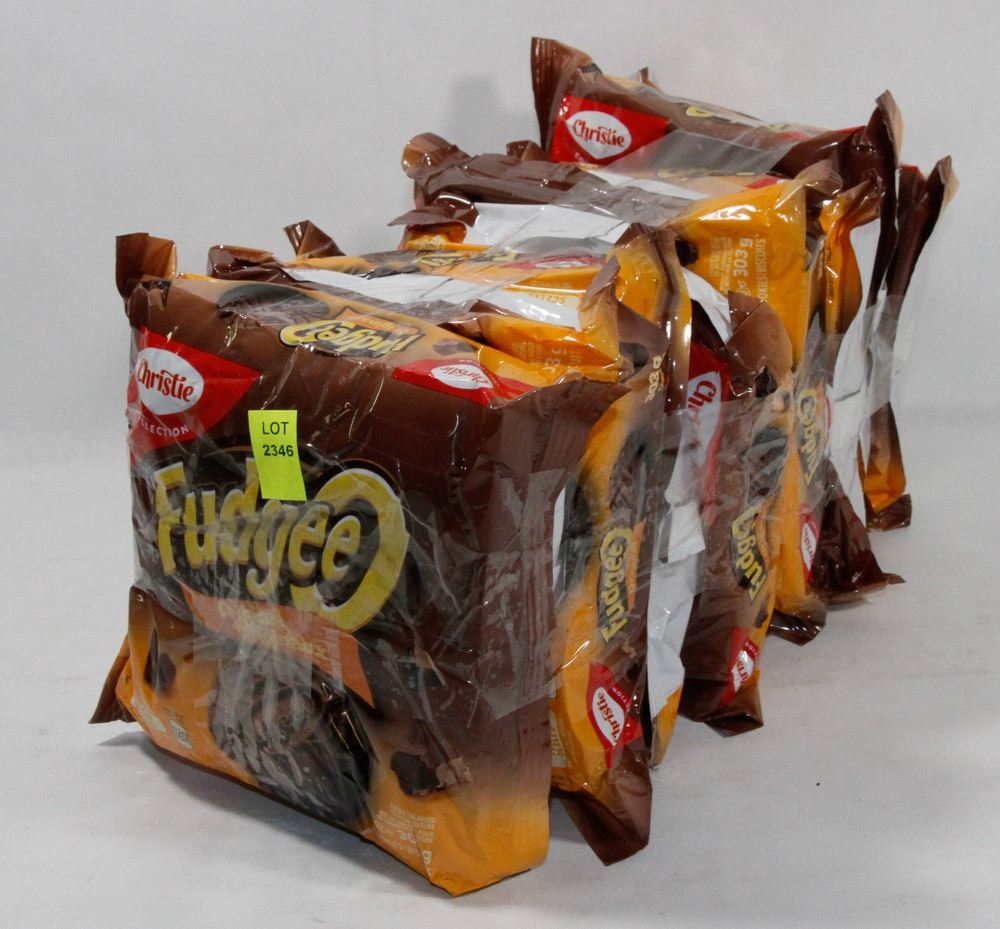 8 PACKS OF FUDGEEO COOKIES