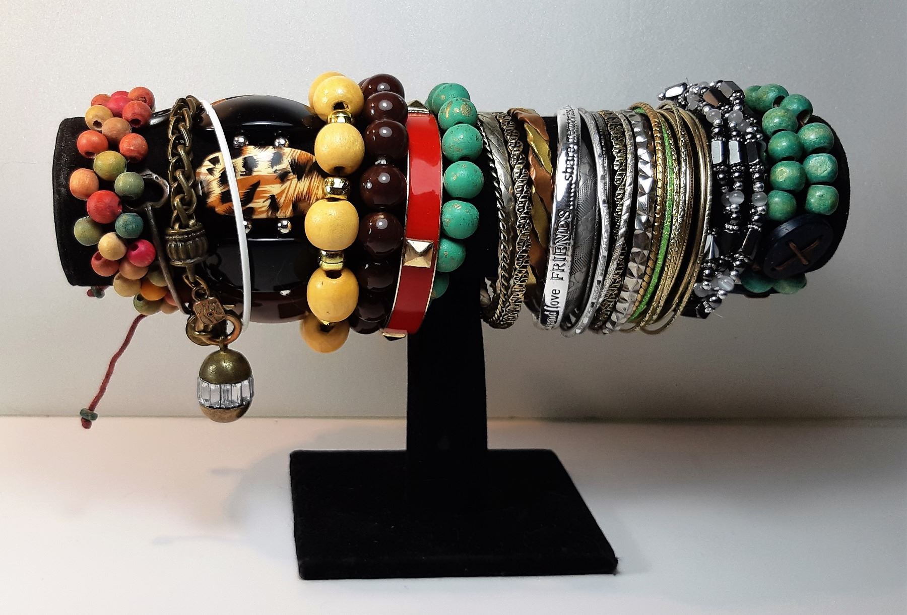 14) LOT OF ASSORTED BRACELETS