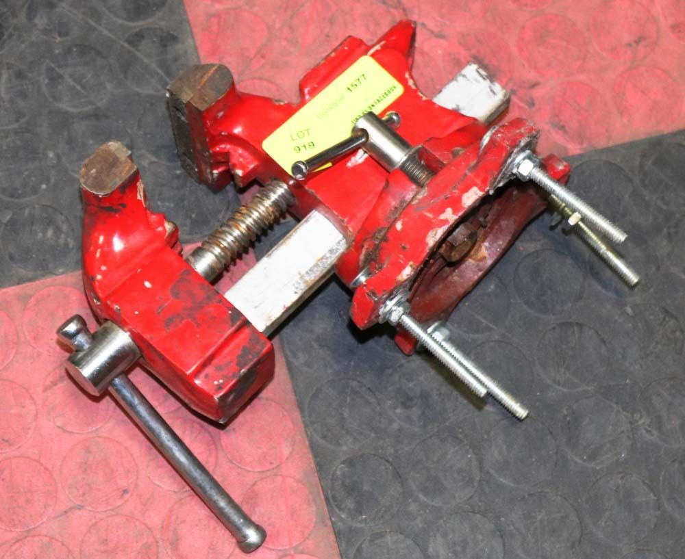 SMALL RED BENCH VISE