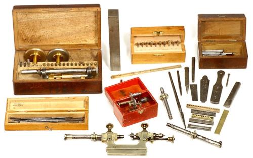 Diverse Uhrmacherwerkzeuge, um 1900