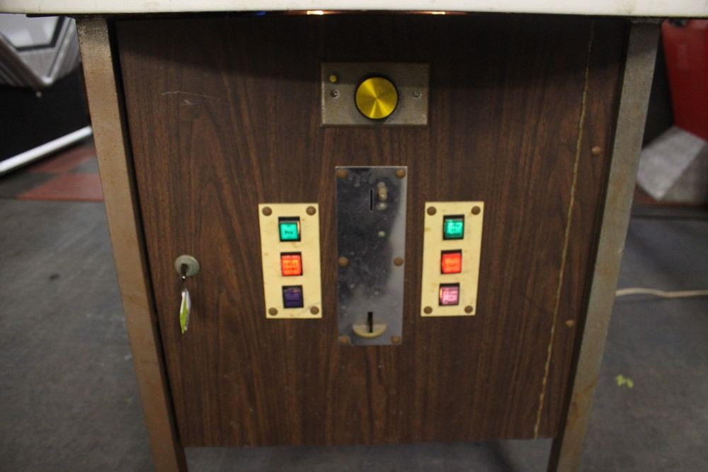 VINTAGE TABLE TOP PING PONG ARCADE GAME