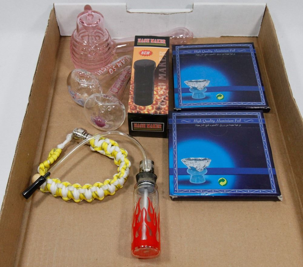 FLAT OF DRUG PARAPHERNALIA - Kastner Auctions