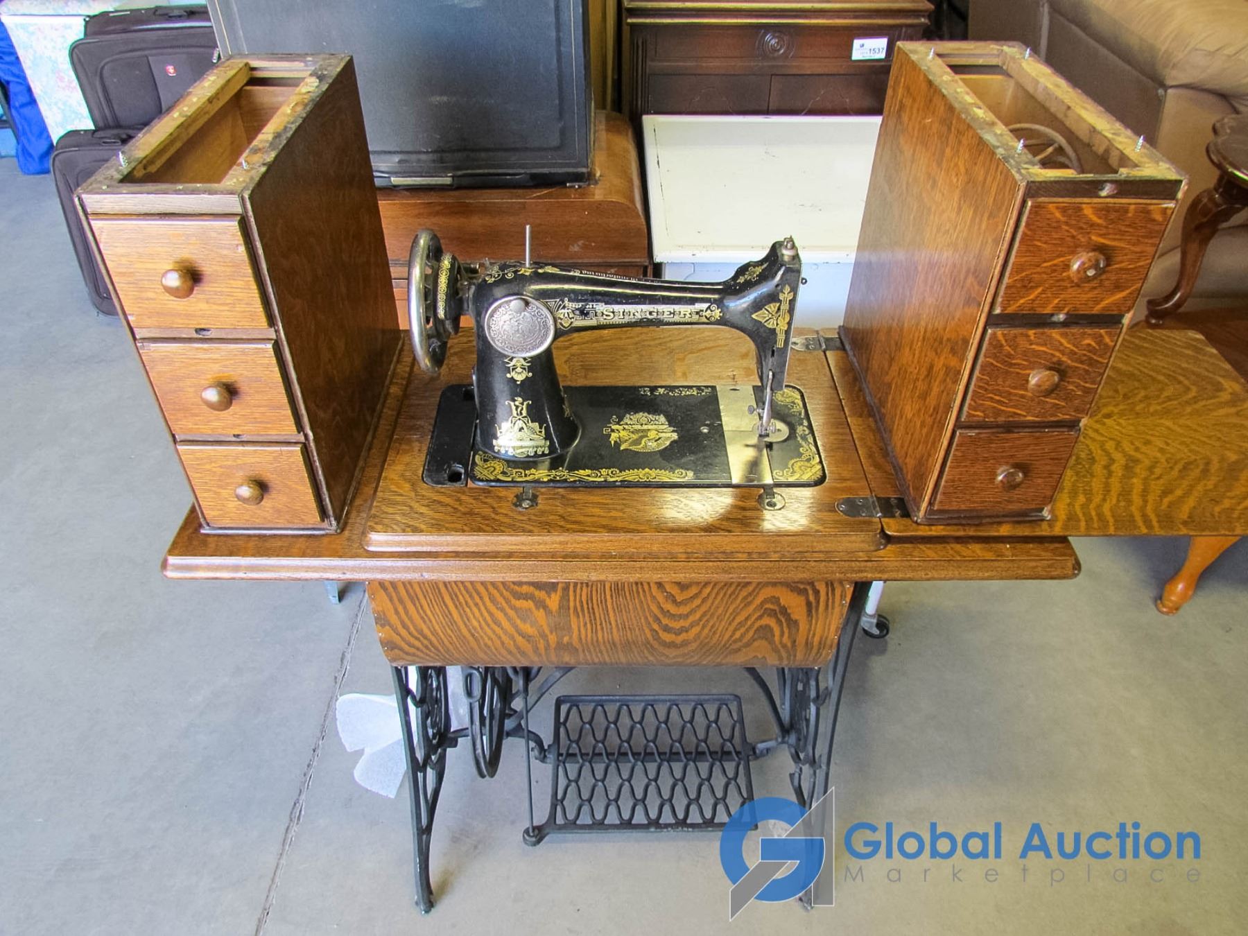 Vintage Singer Treddle Sewing Machine & Cabinet