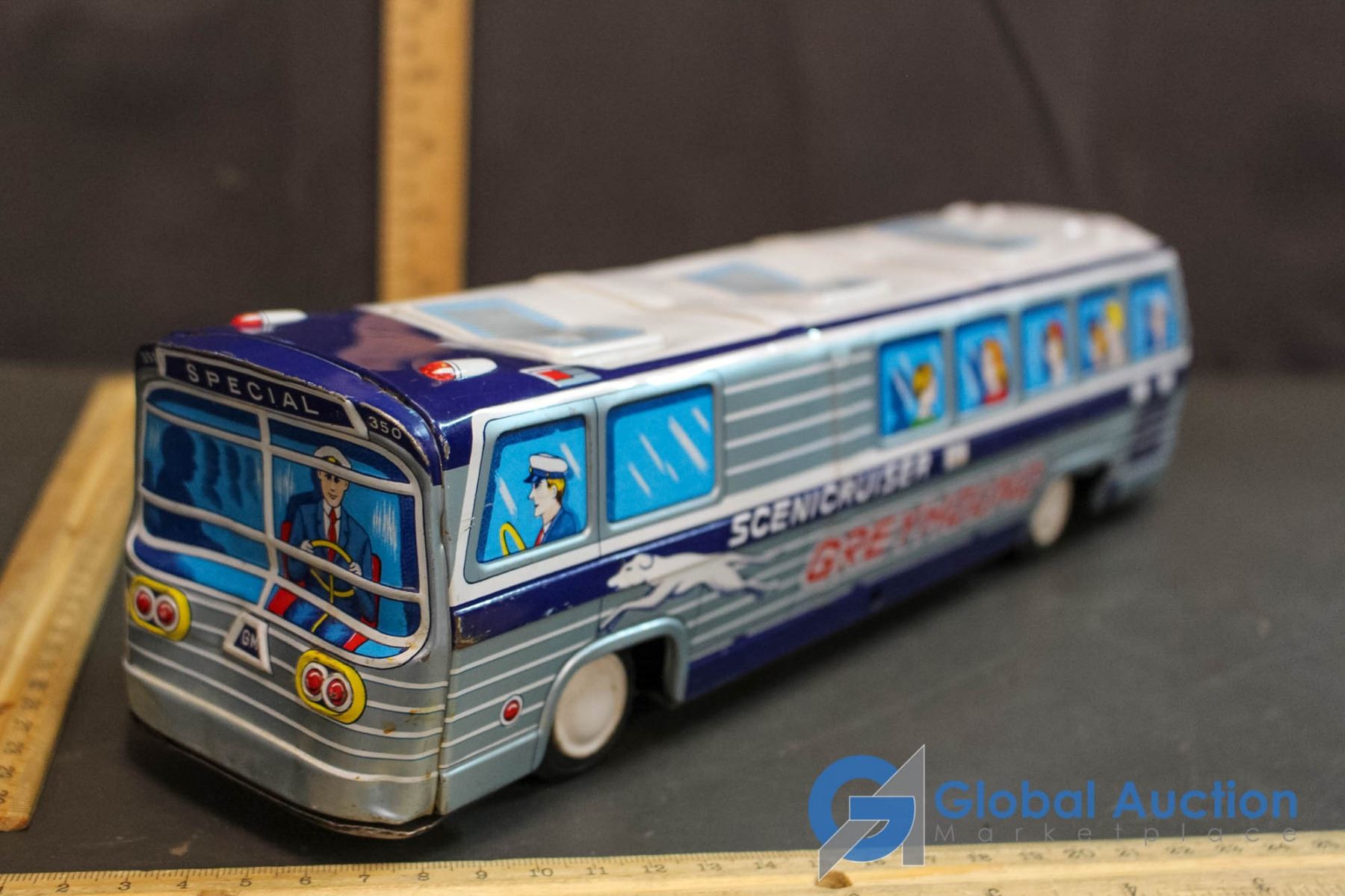 Metal Greyhound Scenic Cruiser